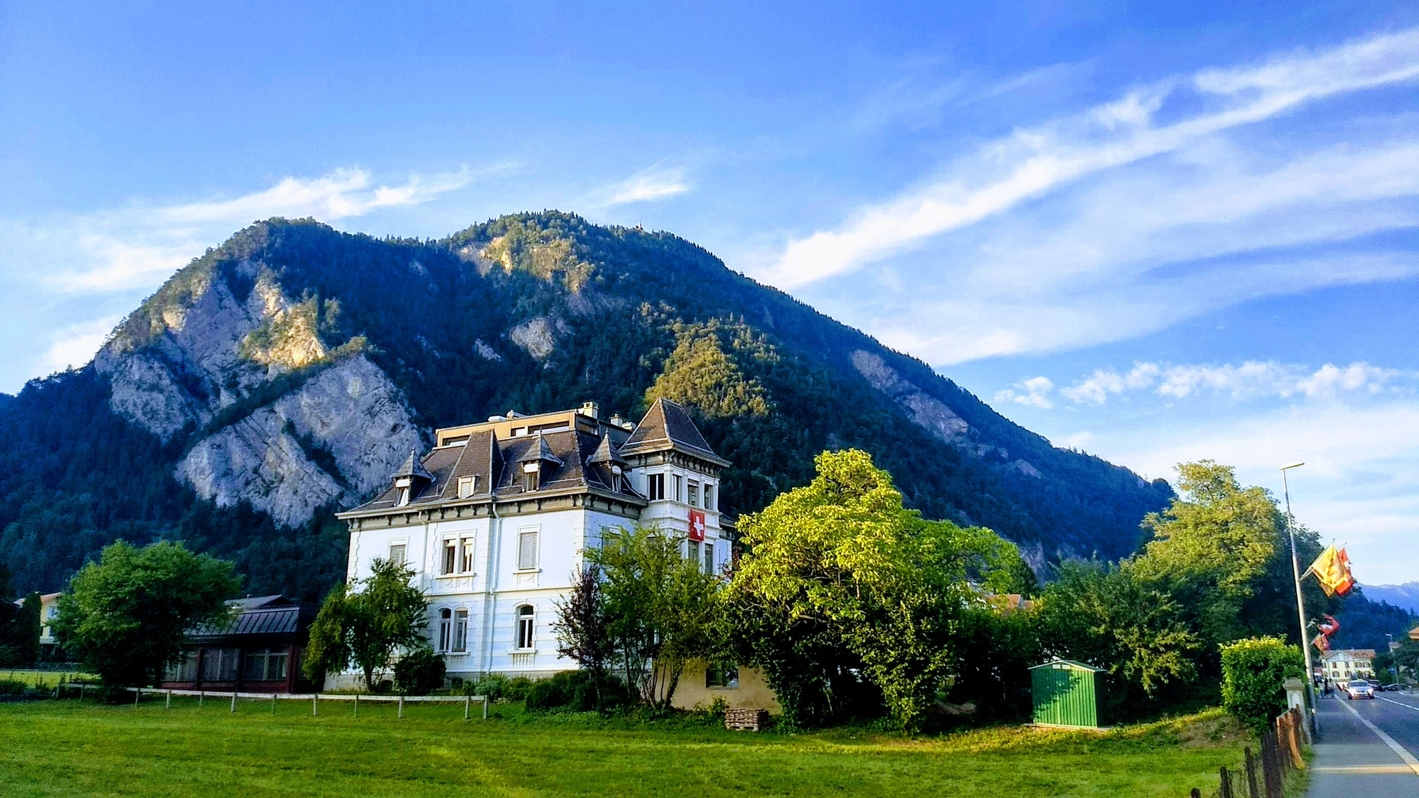 The Interlaken Adventure Hostel Garden Gem - Interlaken Adventure Hostel