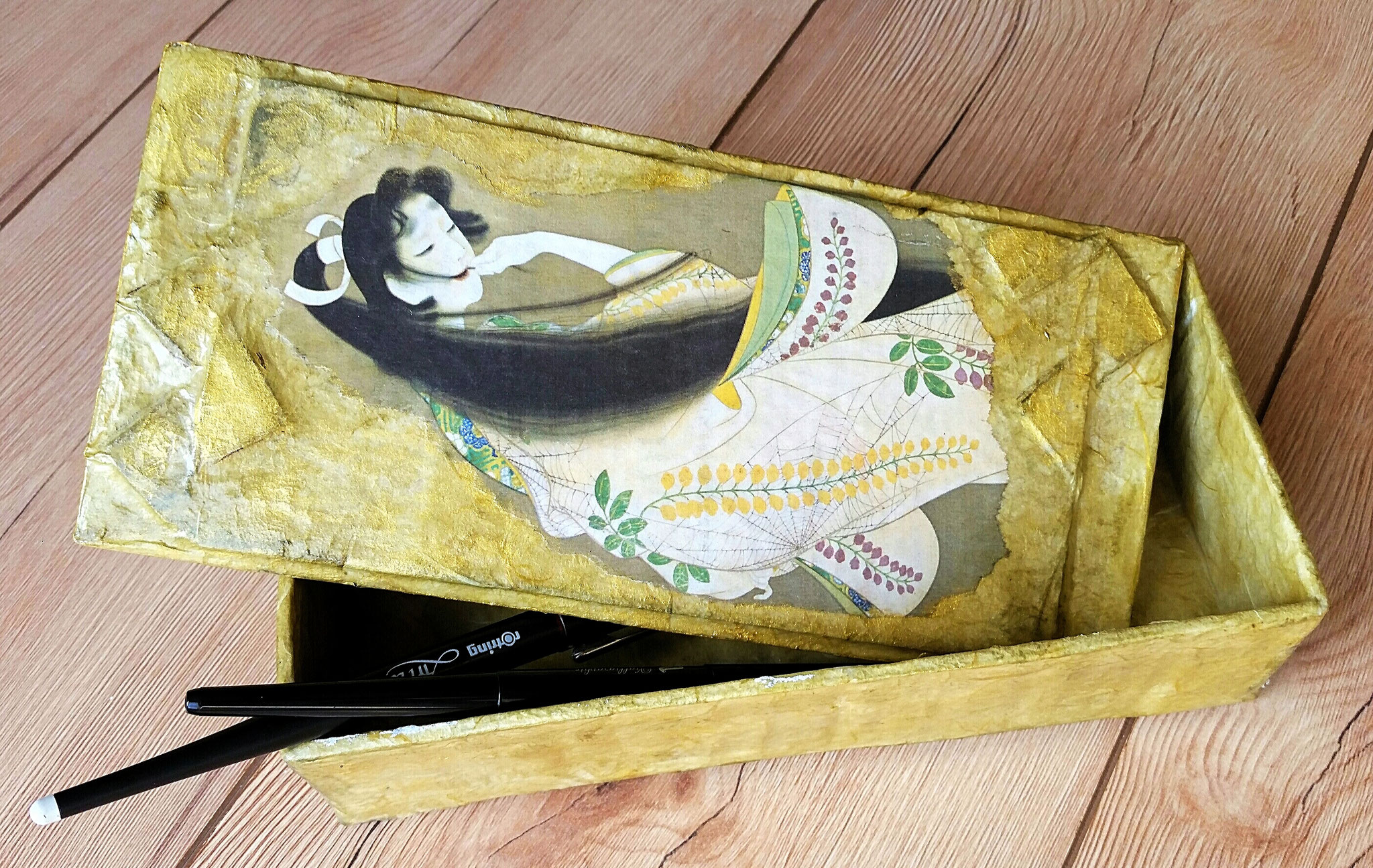 Papierobjekte und Schalen - ina schemeit upcycling Papier Kunst