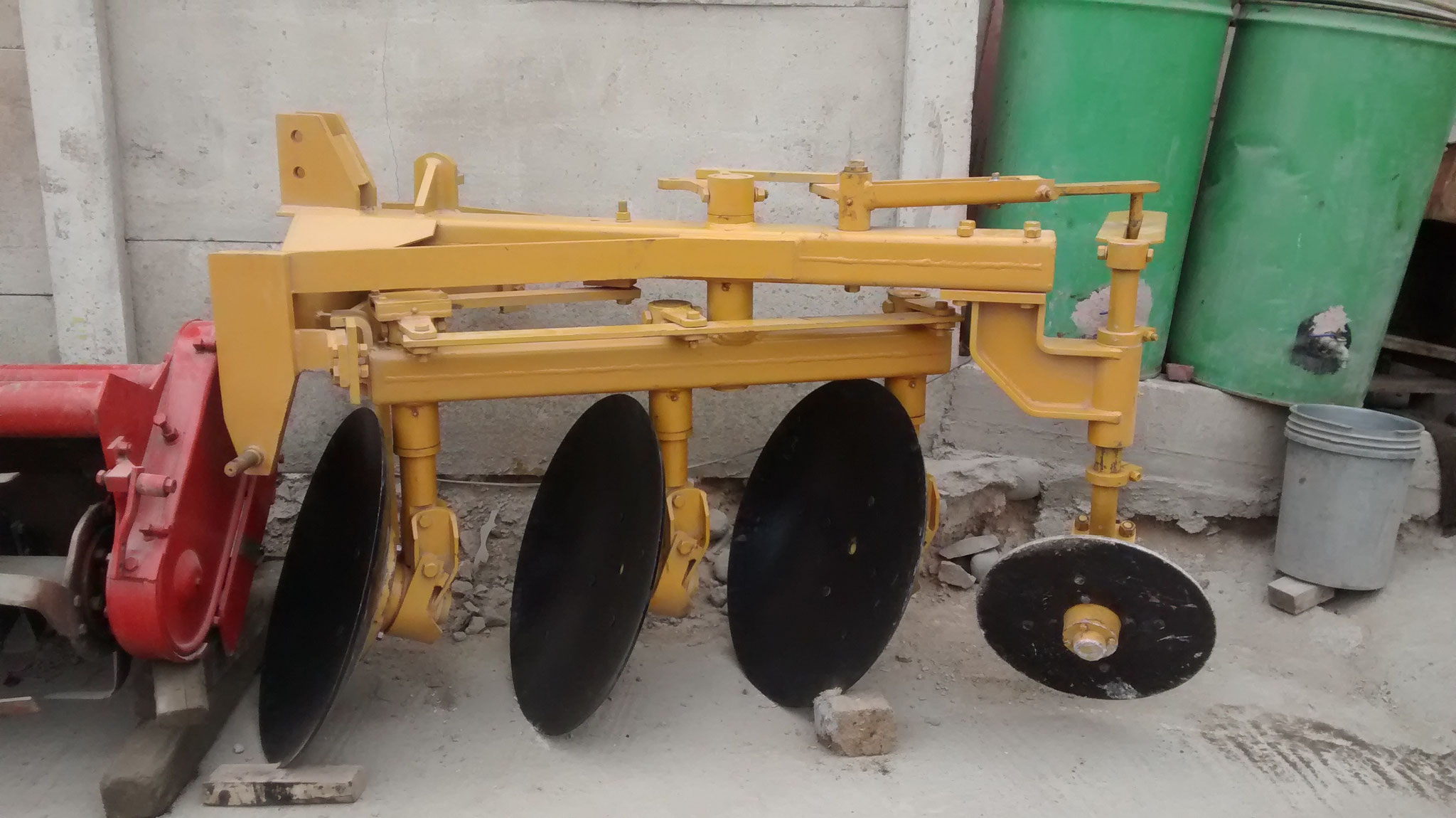 ARADO REVERSIBLE DE 3 Y 4 DISCOS - www.delmachineimport.com.pe