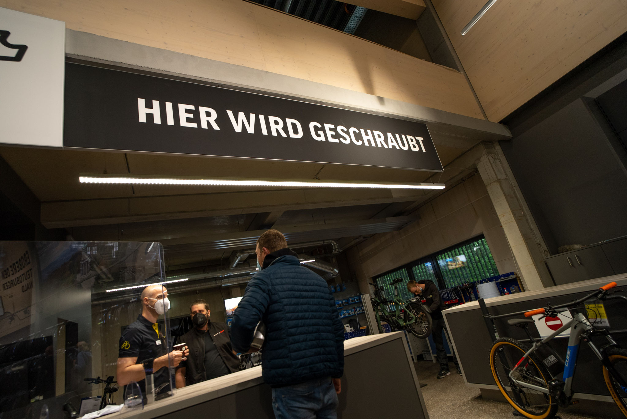 Lucky Bike.de mit neuer Firmenzentrale in Bielefeld - VeloTOTAL ...