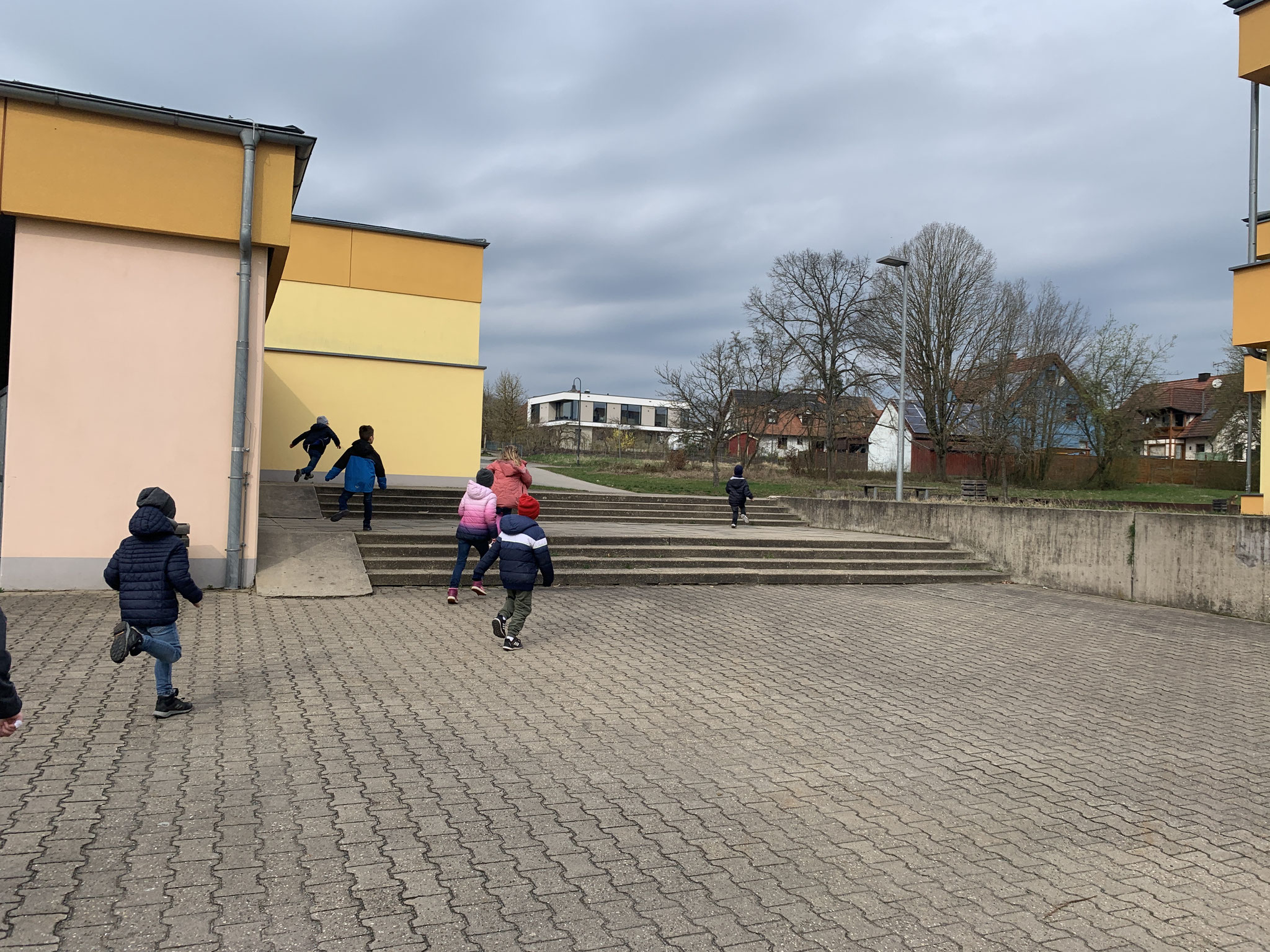 Der Osterhase zu Besuch in Untersteinbach - Grundschule Rauhenebrach