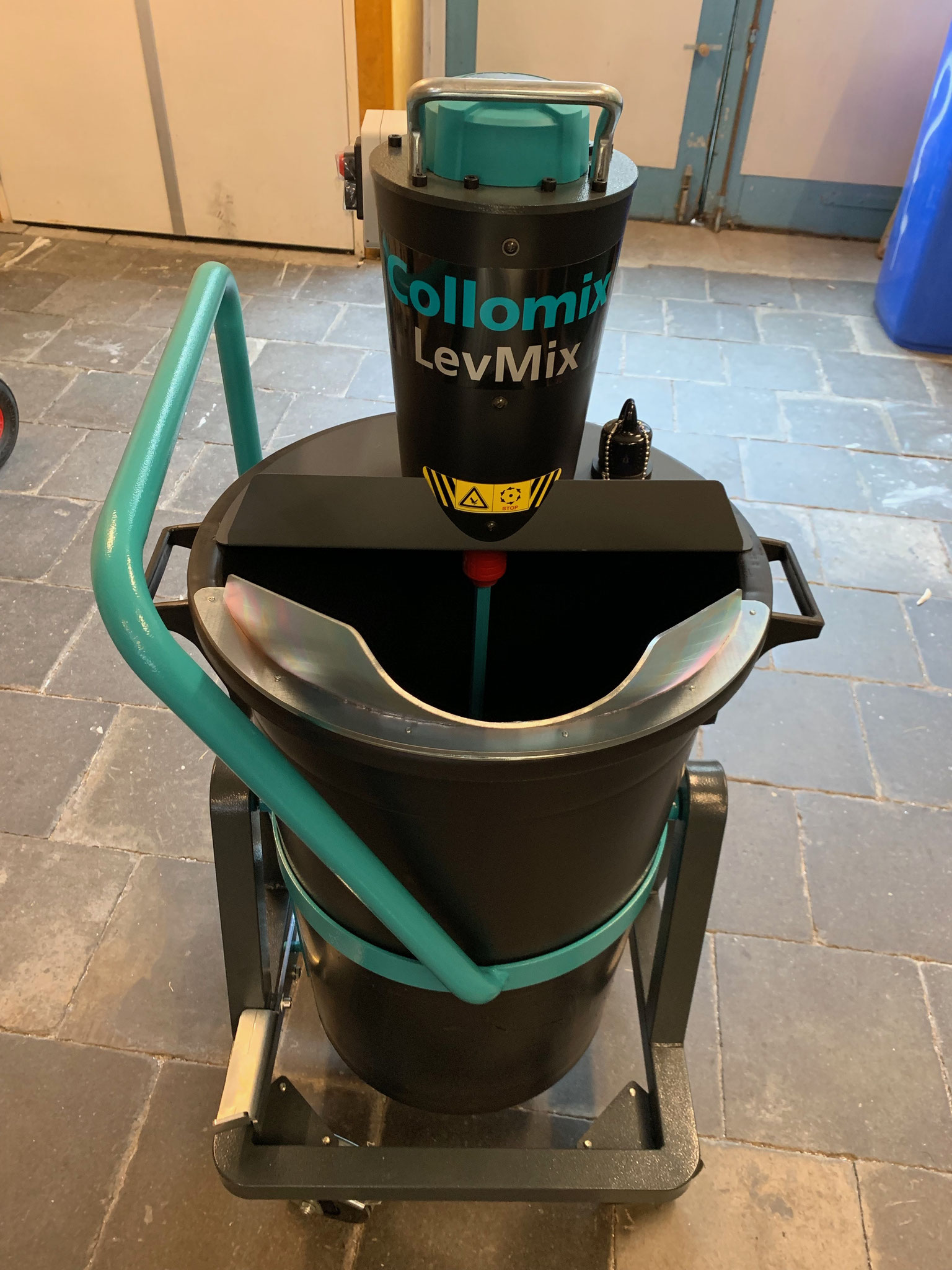 Mengmachine om te egaliseren - Projectstoffering West B.V.