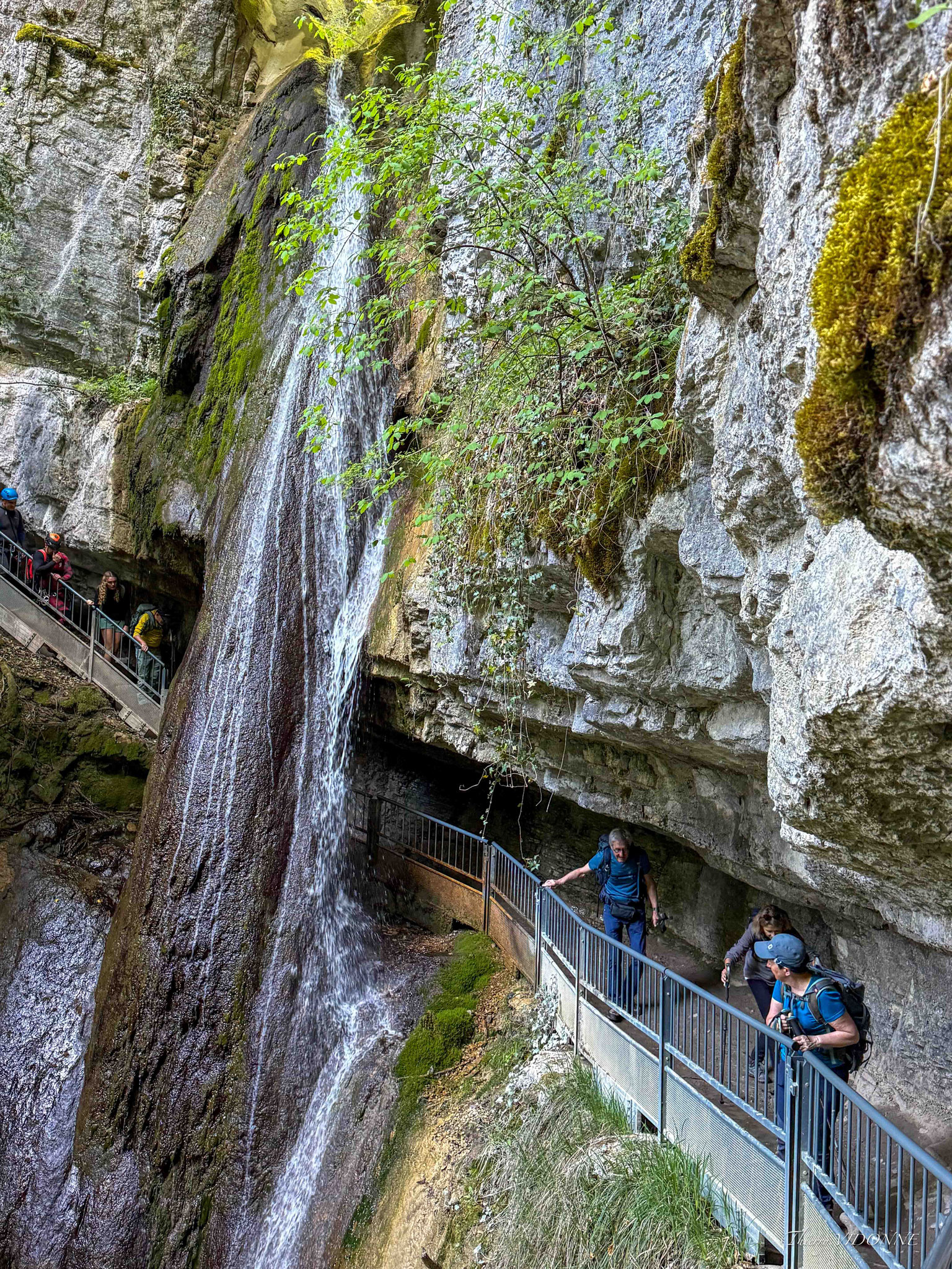 Cascade d'Angon V2 - Les Randonnées Savoyardes