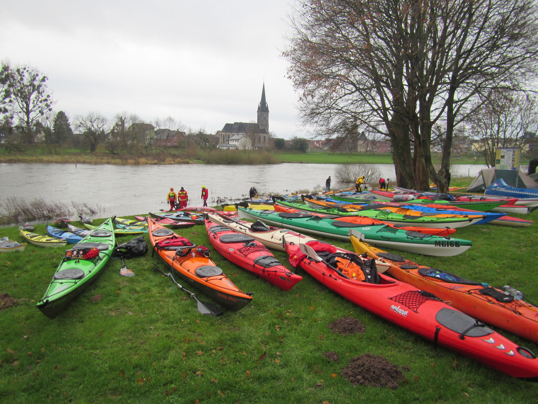 Eisfahrt auf der Weser - herdecker-kanu-clubs Jimdo-Page! Eisfahrt auf der Weser - herdecker-kanu-clubs Jimdo-Page!