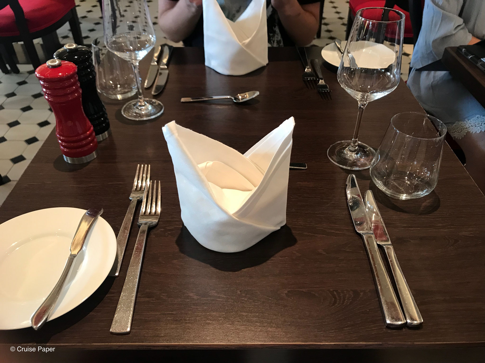 AIDA French Kiss - die Brasserie - Infos, Speisekarte & Bilder - Cruise ...
