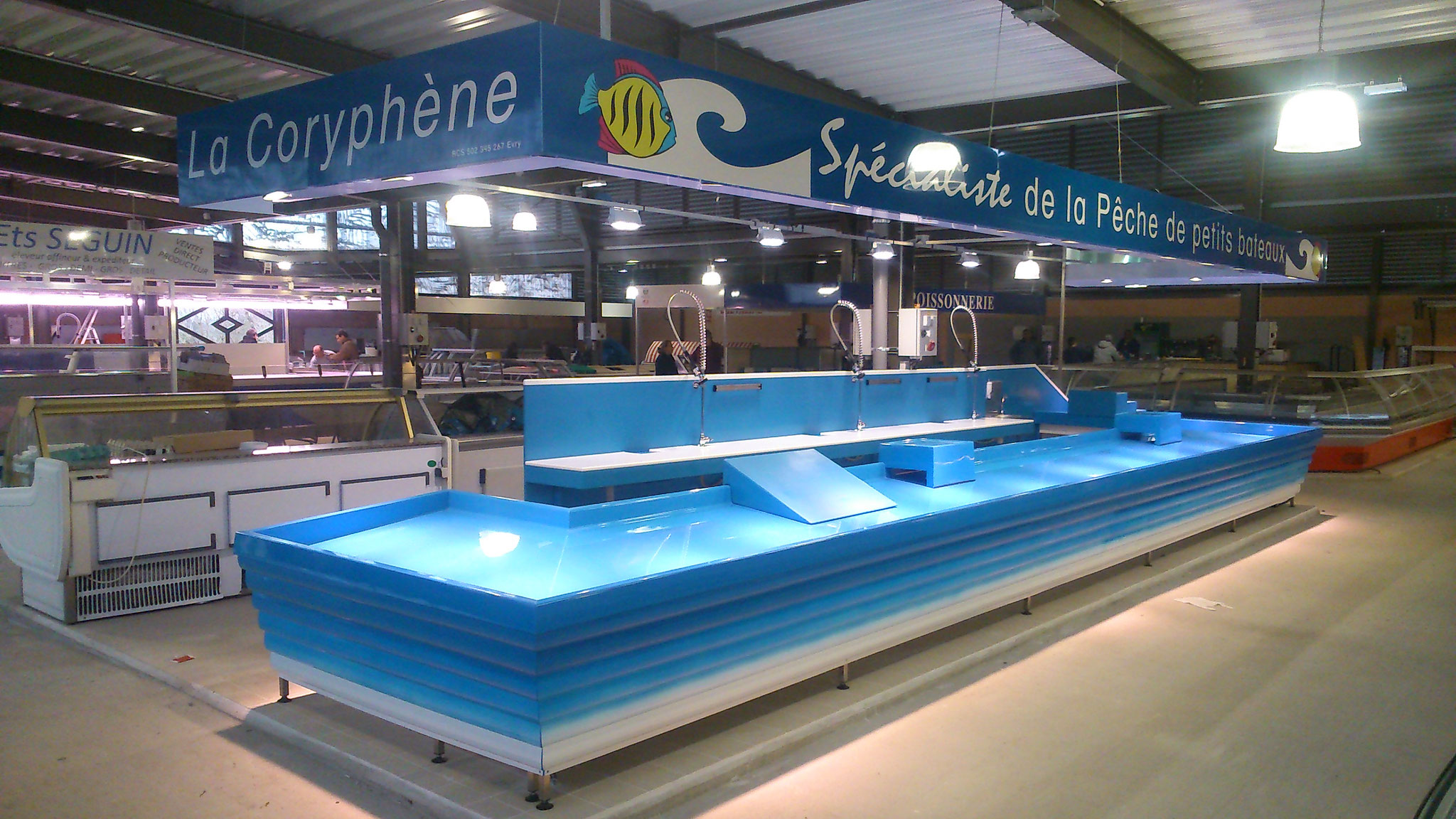 Réalisation pour poissonnier,dans les marchés couverts ou Magasins ...