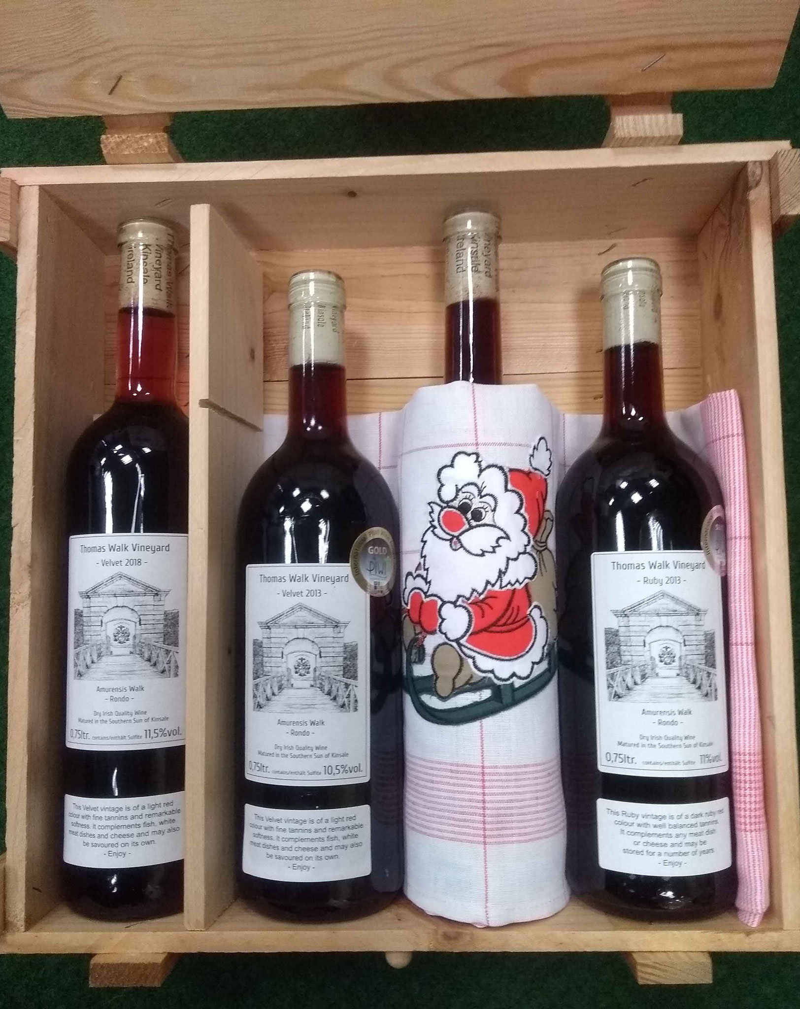 Christmas wine-box "Santa Claus" - Thomas Walk Vineyard - Irish Winery ...