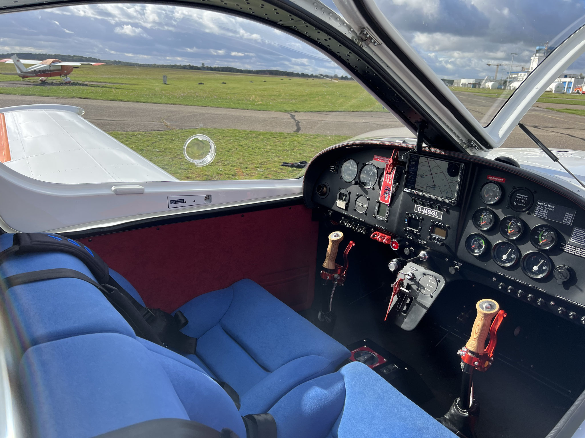 D-MYRU Viper SD4 - Flugschule RUWE AERO Rundflug Berlin Brandenburg