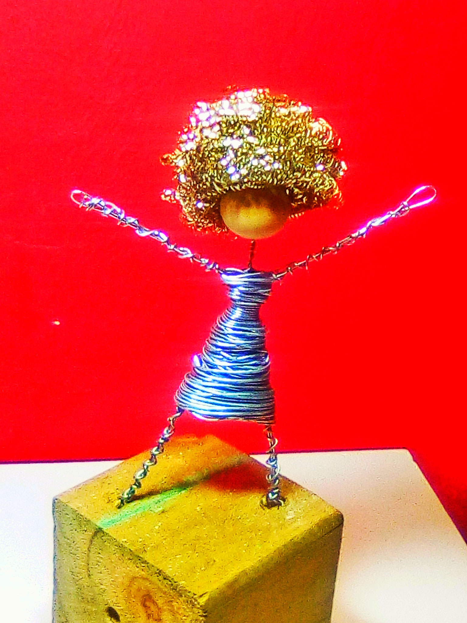 Wire Objects - swisstrailbell® meets bicycle chain art