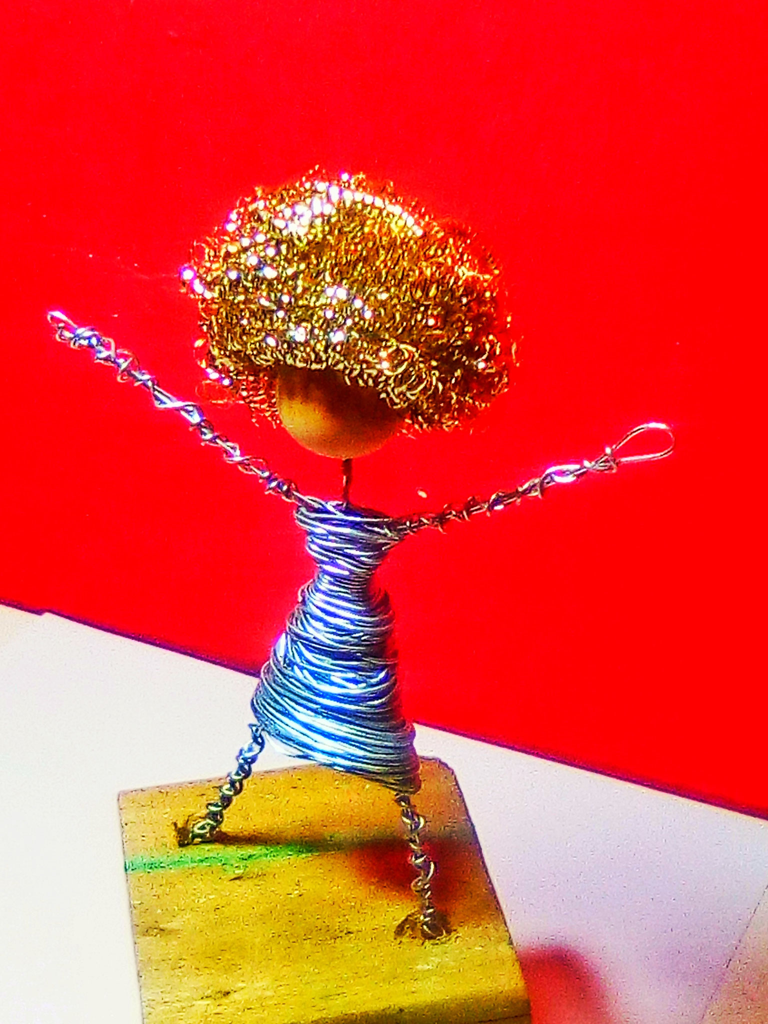 Wire Objects - swisstrailbell® meets bicycle chain art