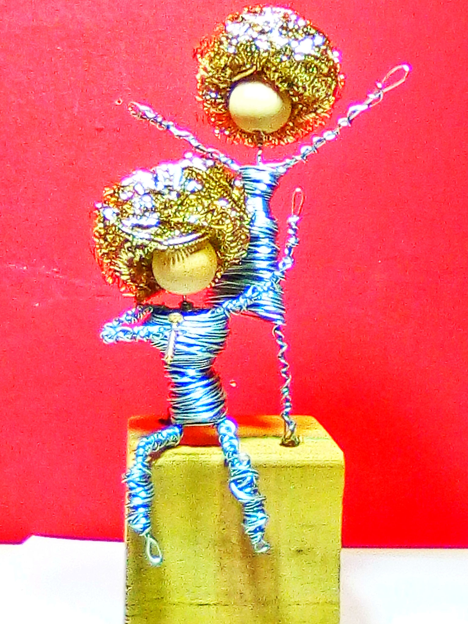 Wire Objects - swisstrailbell® meets bicycle chain art