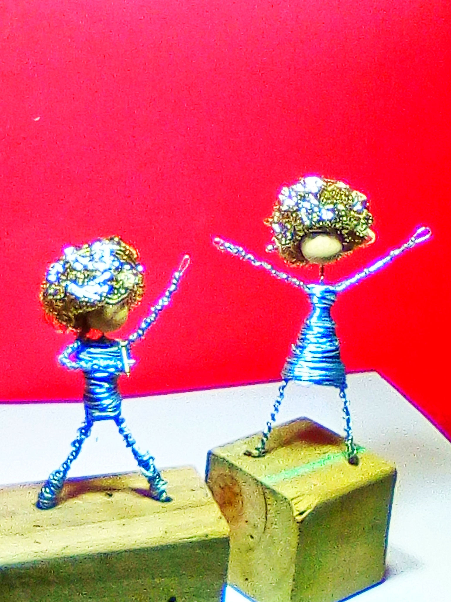 Wire Objects - swisstrailbell® meets bicycle chain art