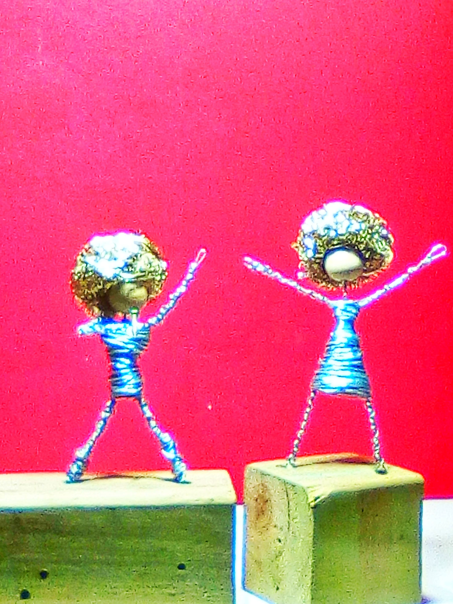 Wire Objects - swisstrailbell® meets bicycle chain art