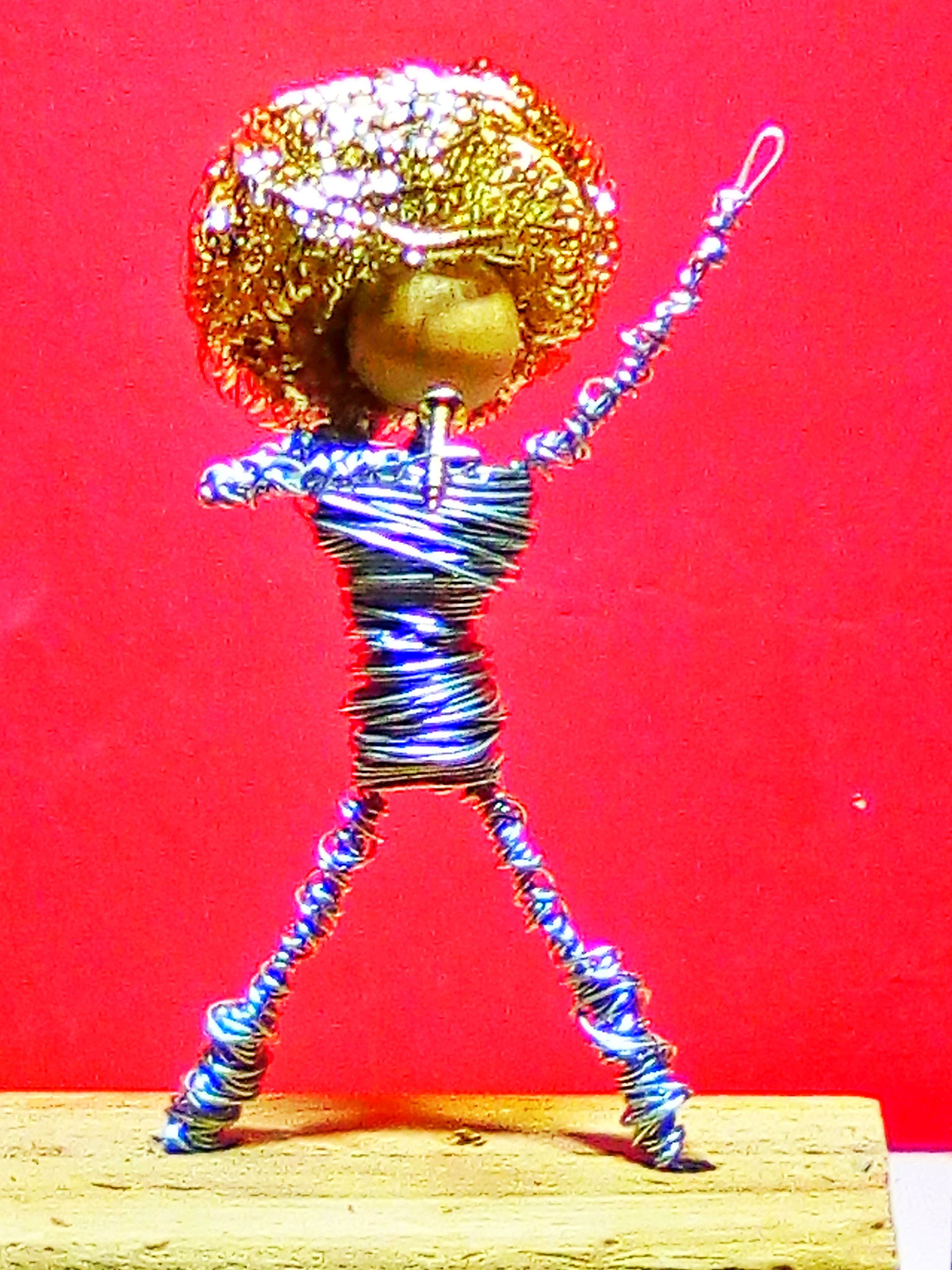 Wire Objects - swisstrailbell® meets bicycle chain art