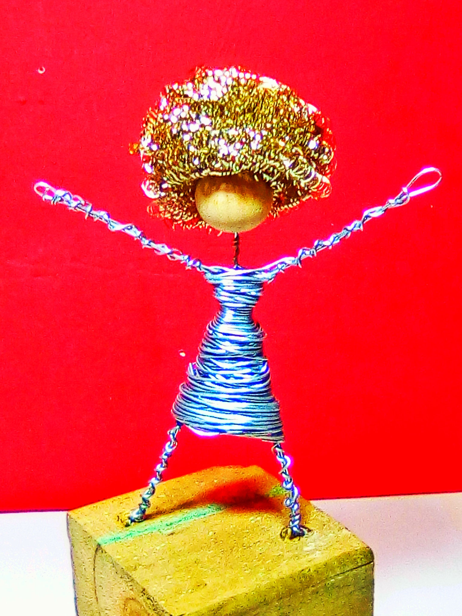 Wire Objects - swisstrailbell® meets bicycle chain art