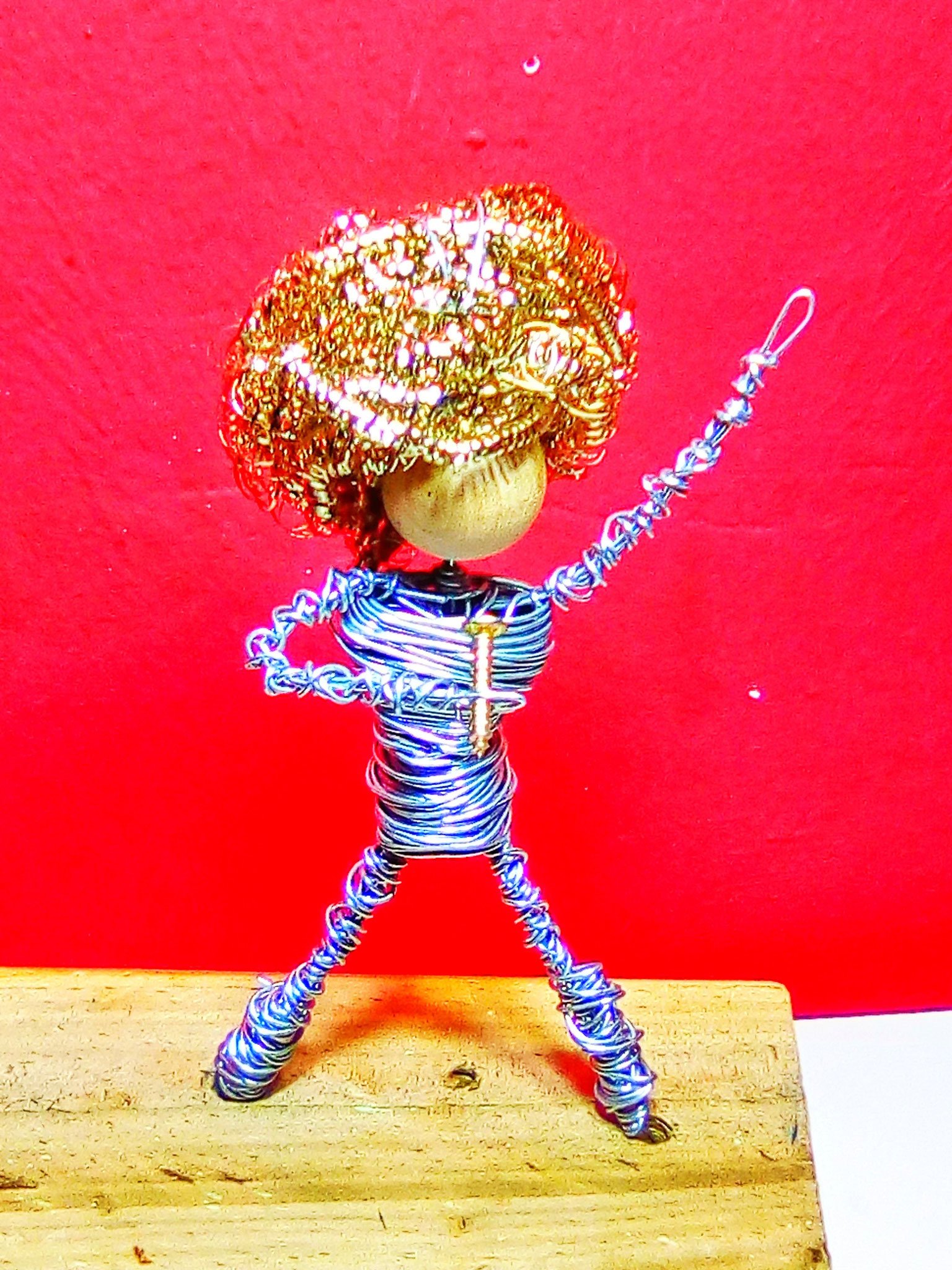 Wire Objects - swisstrailbell® meets bicycle chain art