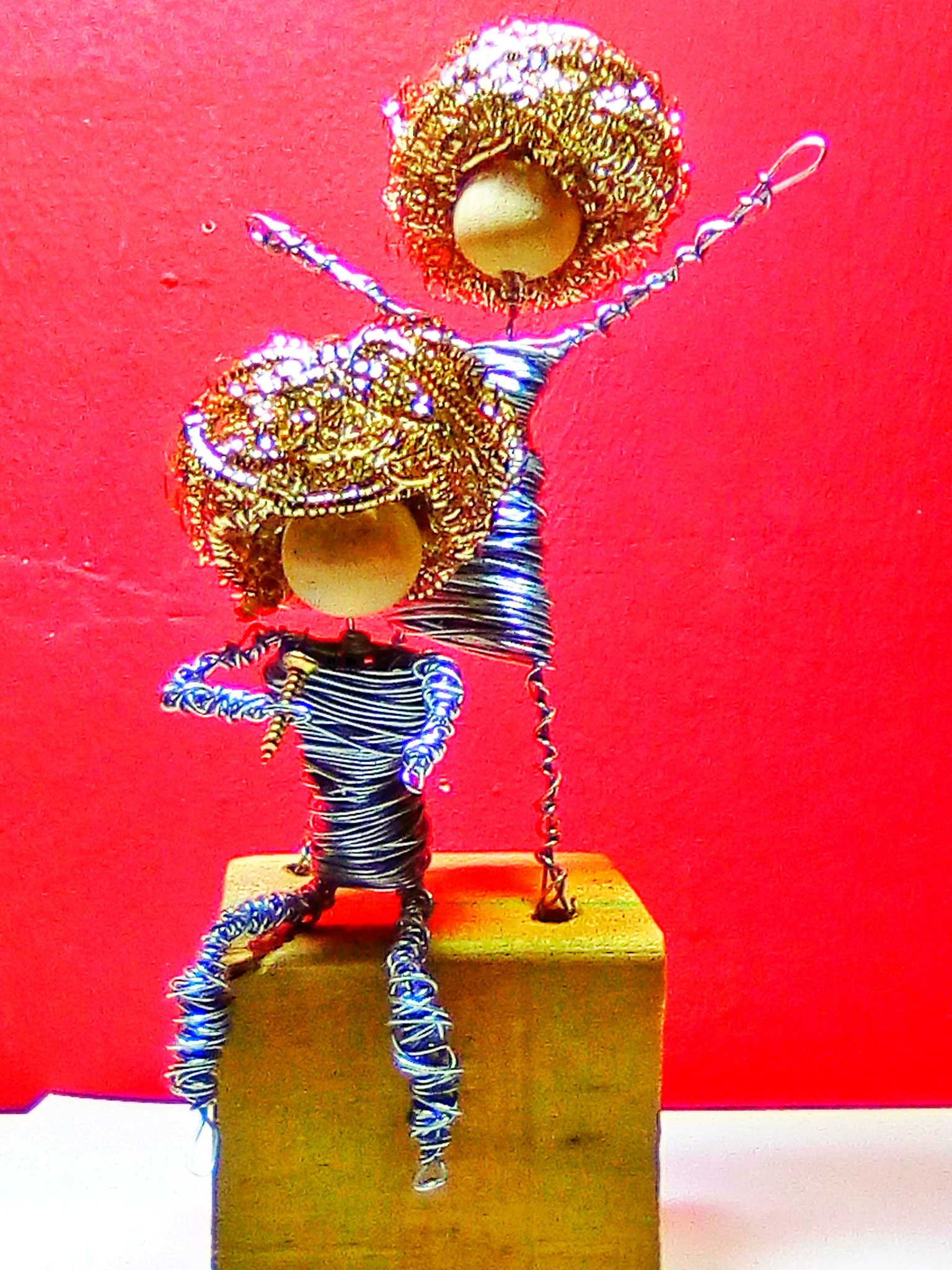 Wire Objects - swisstrailbell® meets bicycle chain art