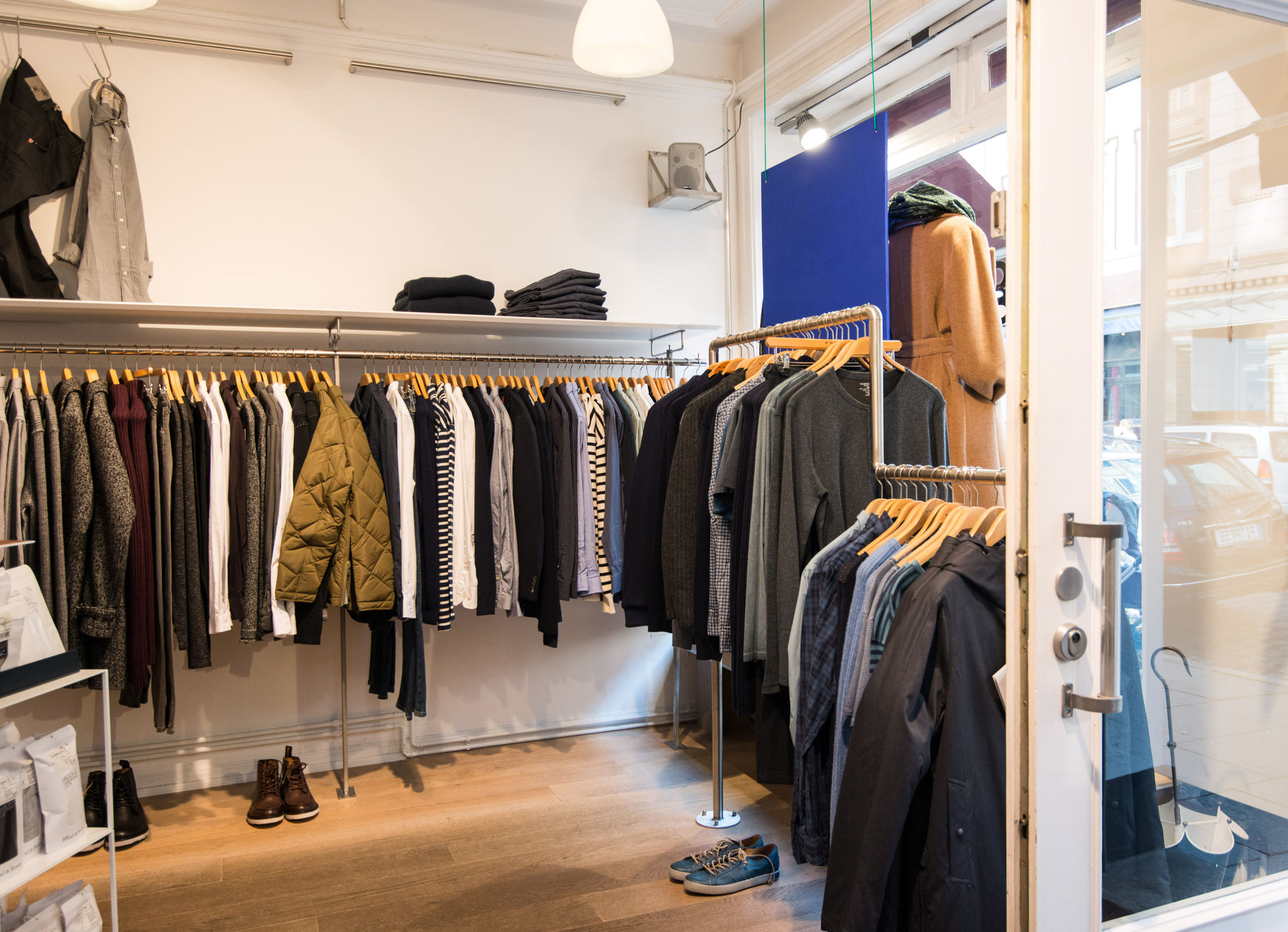 Ottensener Hauptstraße. Damen und Herren - angelo's