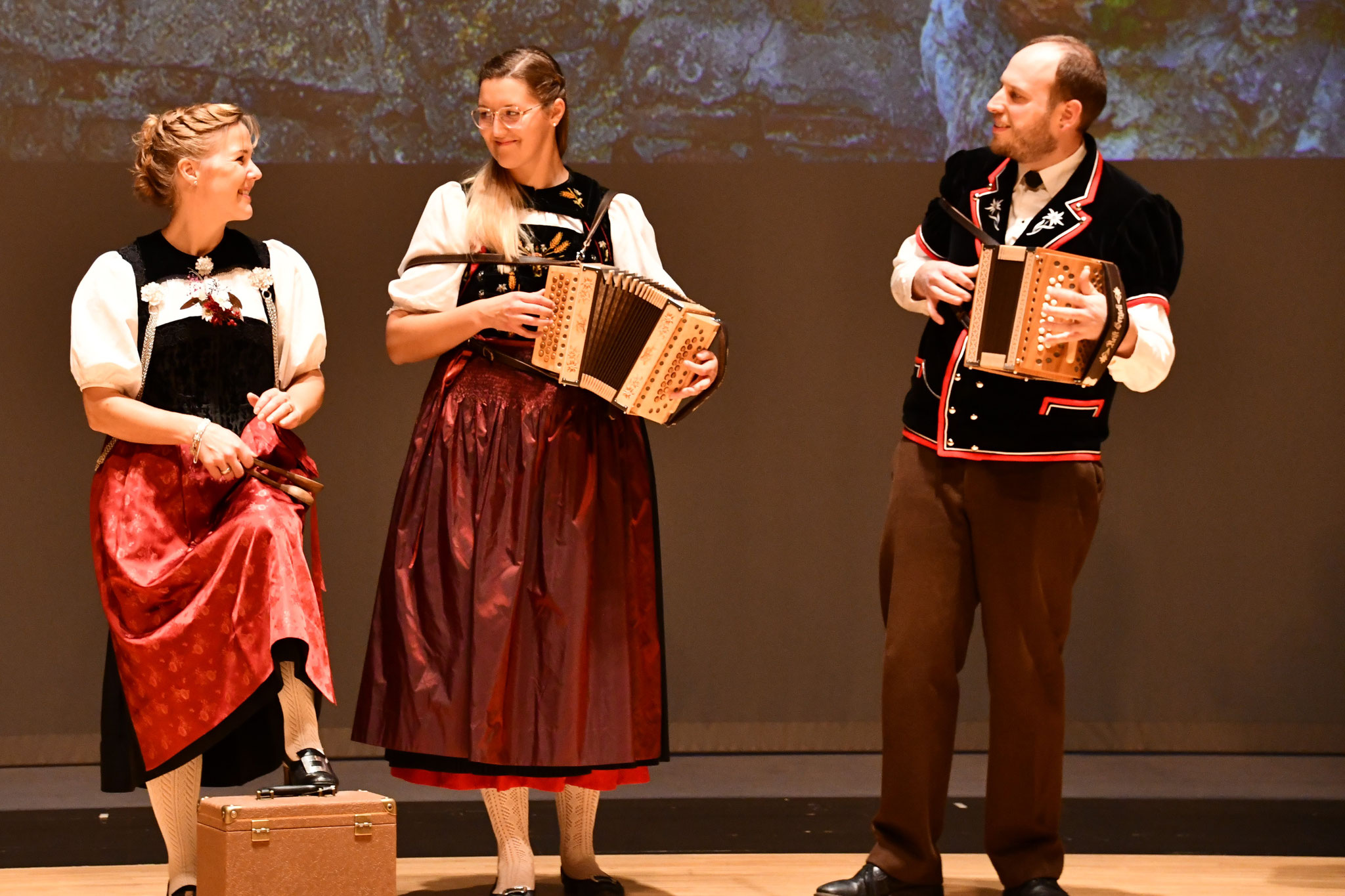 Jodelkonzert im Goetheanum, 2022 - schwarzbuebe-jodlers Webseite!