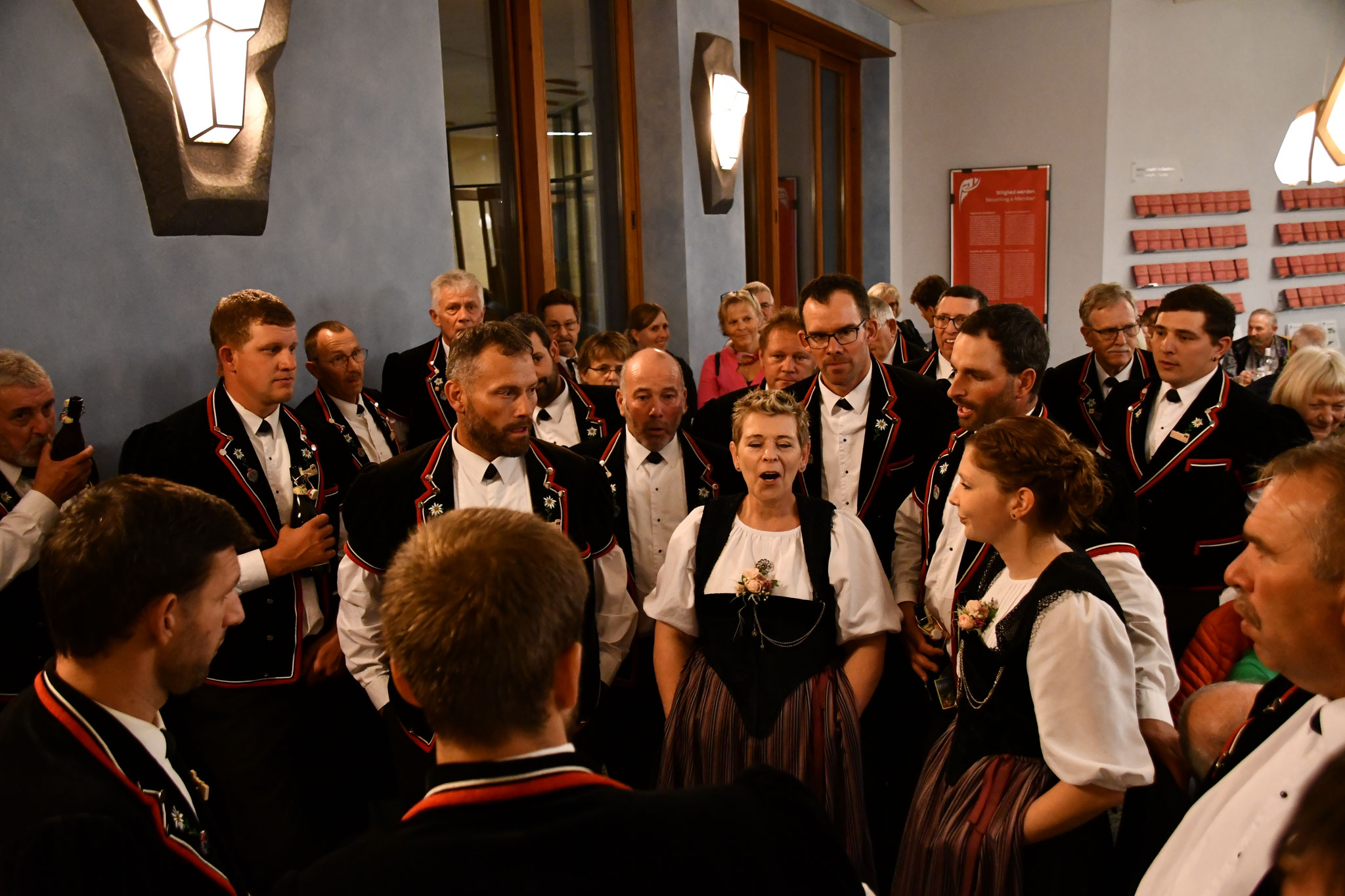 Jodelkonzert im Goetheanum, 2022 - schwarzbuebe-jodlers Webseite!