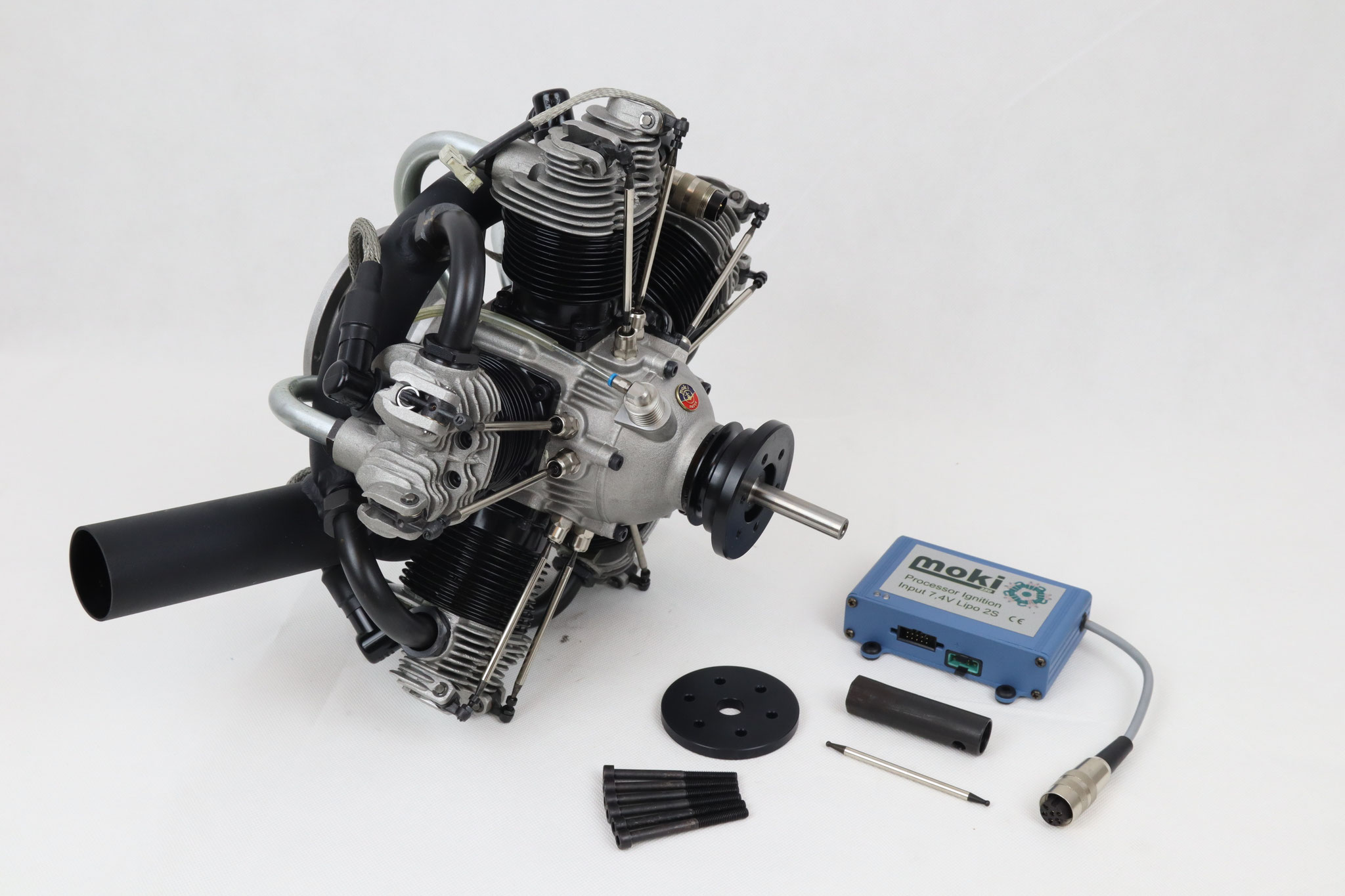 Moki 250 mit Spezialdämpfer für die AT-6 - MOKI-Motoren