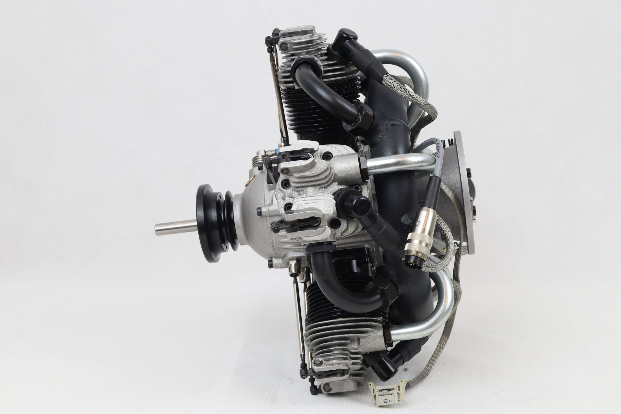 Moki 250 mit Spezialdämpfer für die AT-6 - MOKI-Motoren