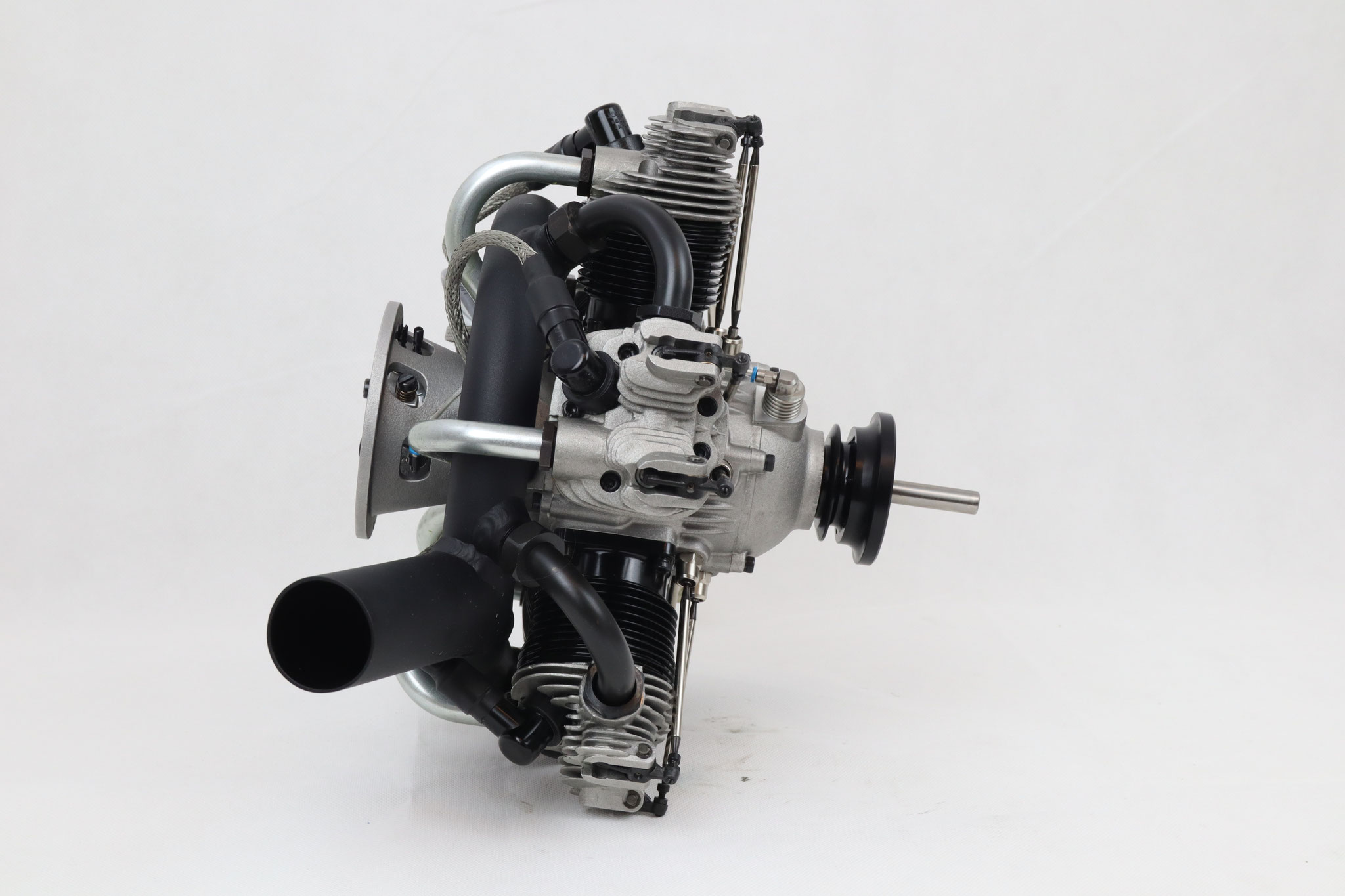 Moki 250 mit Spezialdämpfer für die AT-6 - MOKI-Motoren