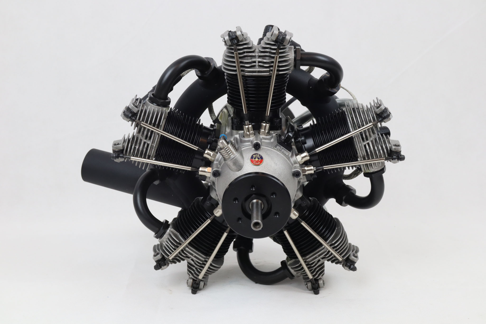 Moki 250 mit Spezialdämpfer für die AT-6 - MOKI-Motoren