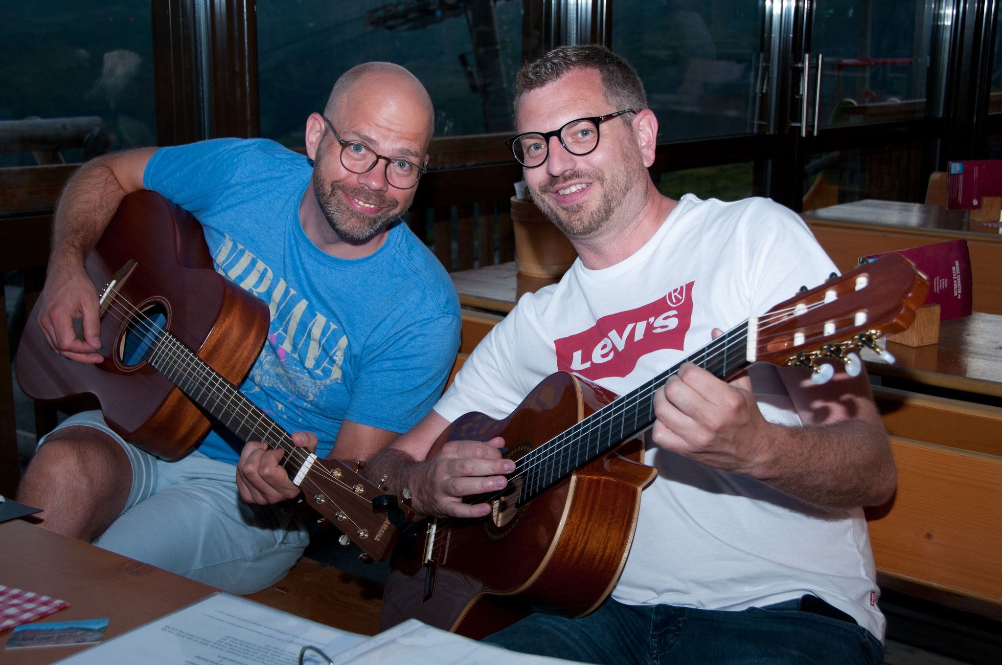 Gitarrenevent EASY-GUITAR - EASY GUITAR - Gitarre lernen ohne Noten