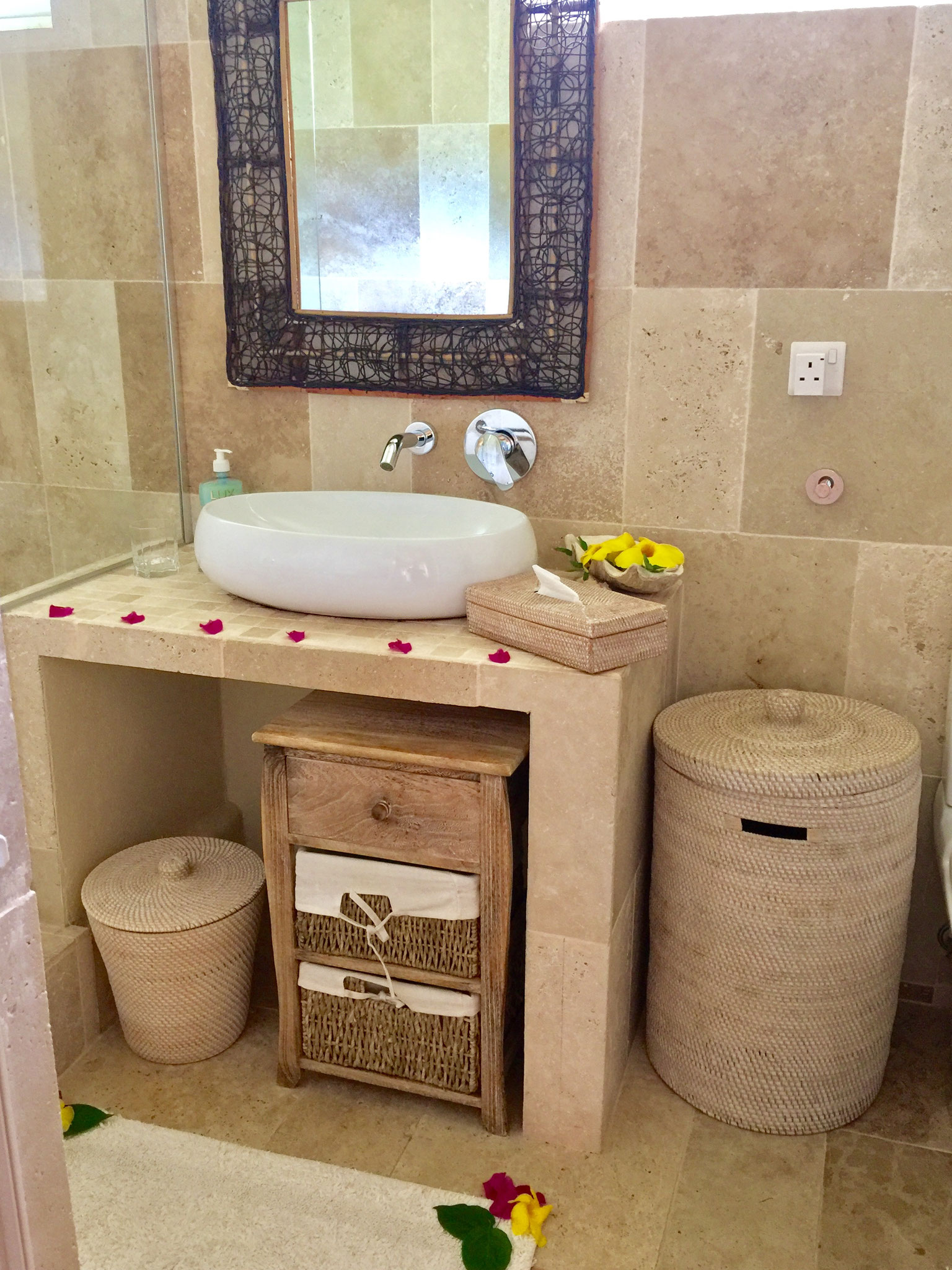 LIVING & PRICES - Villa Seewoo Mauritius