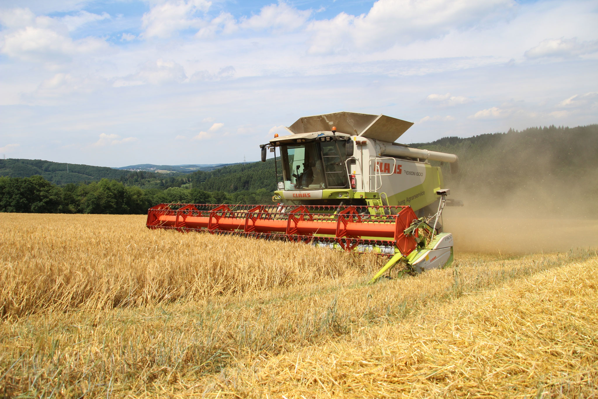 Getreideernte - Jung Agrarservice Hattert Westerwald