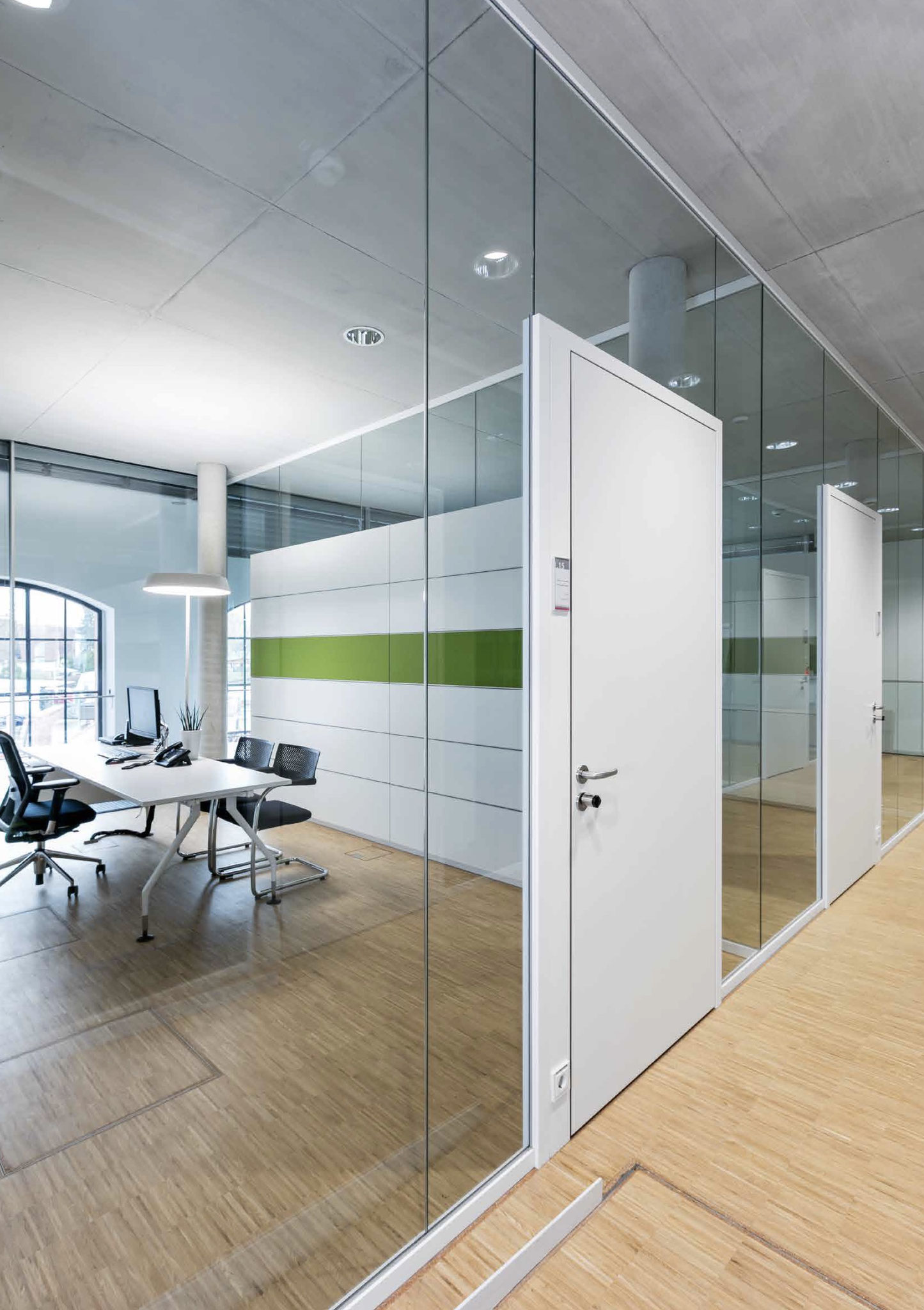 Trennwandsysteme aus Glas mit Schallschutz - Wienss Innenausbau GmbH ...