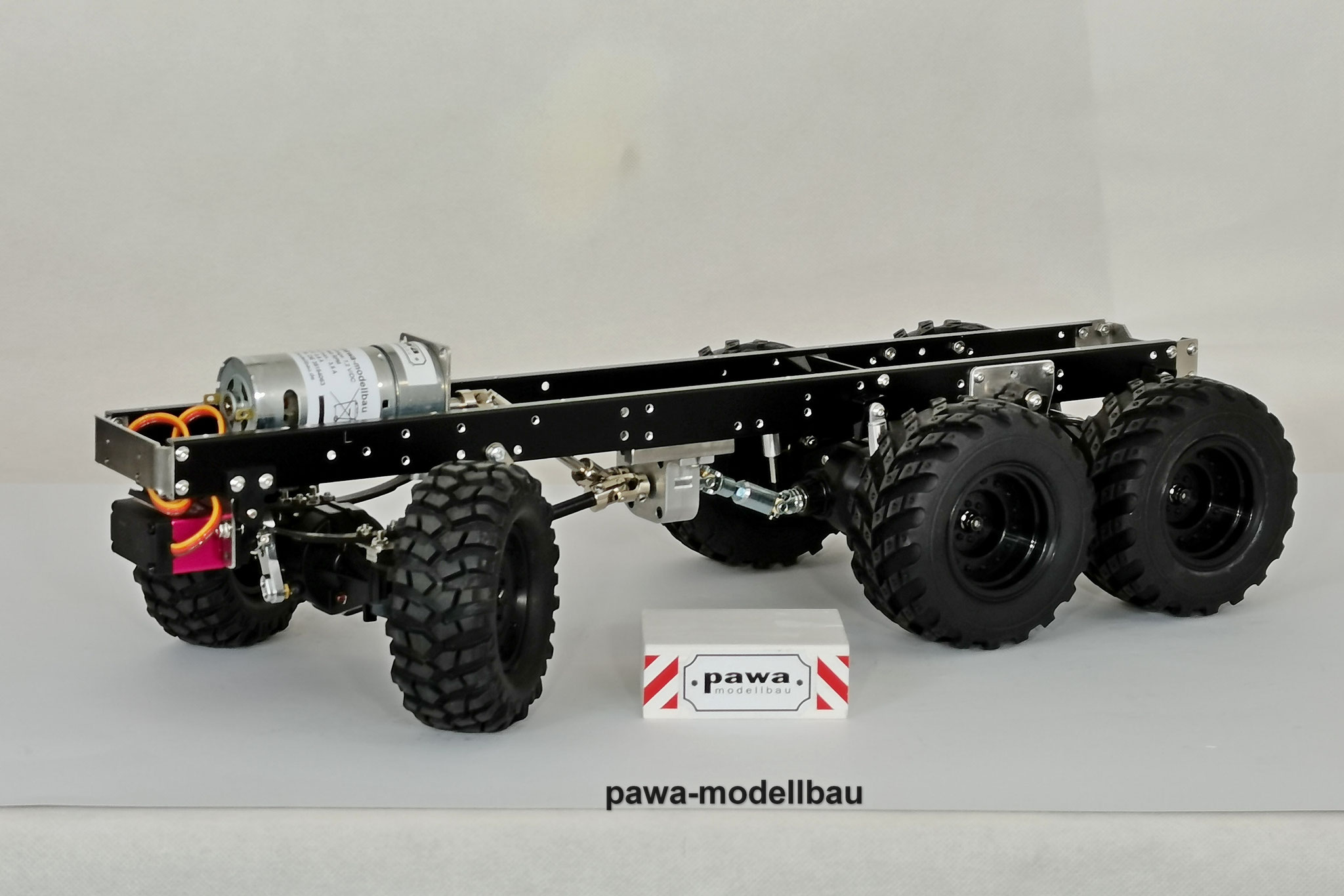 Agrotruck 3-Achsen Fahrgestell 6x6 - pawa-modellbau Bremerhaven