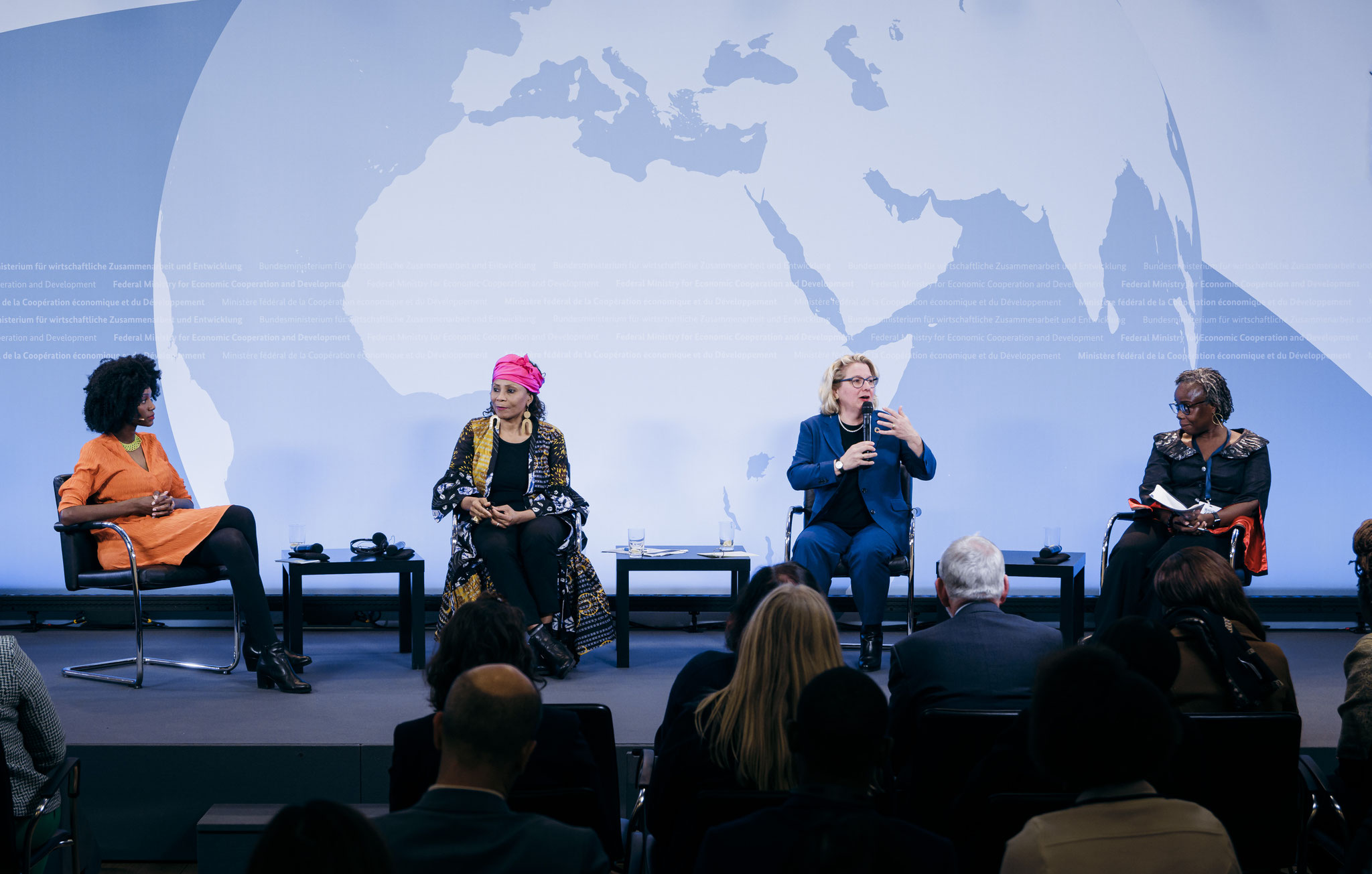 Journalistin und Moderatorin - Liz Shoo