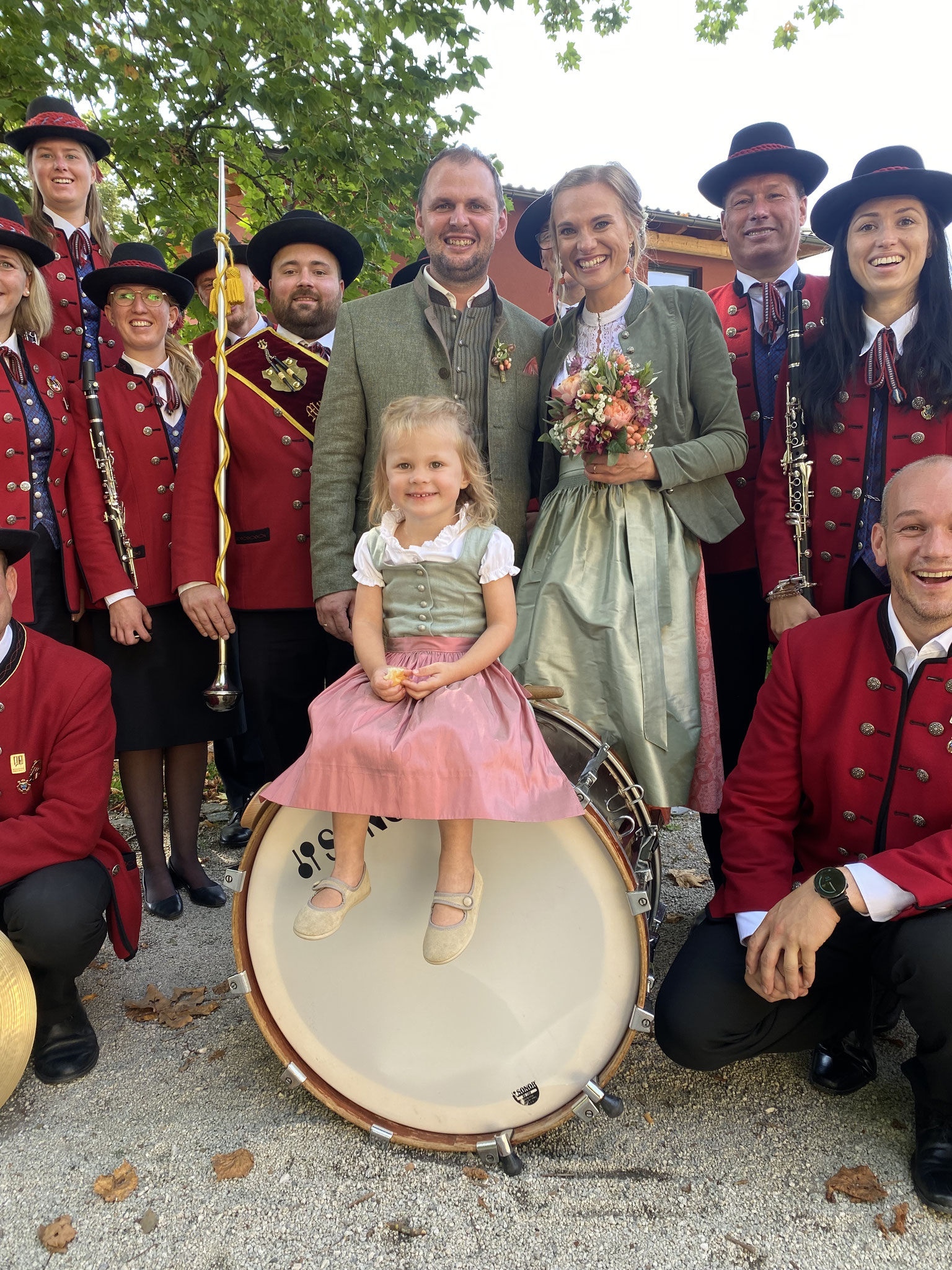 Ein Hoch auf unsere Julia und unseren Martin! - Musikkapelle Tiefgraben