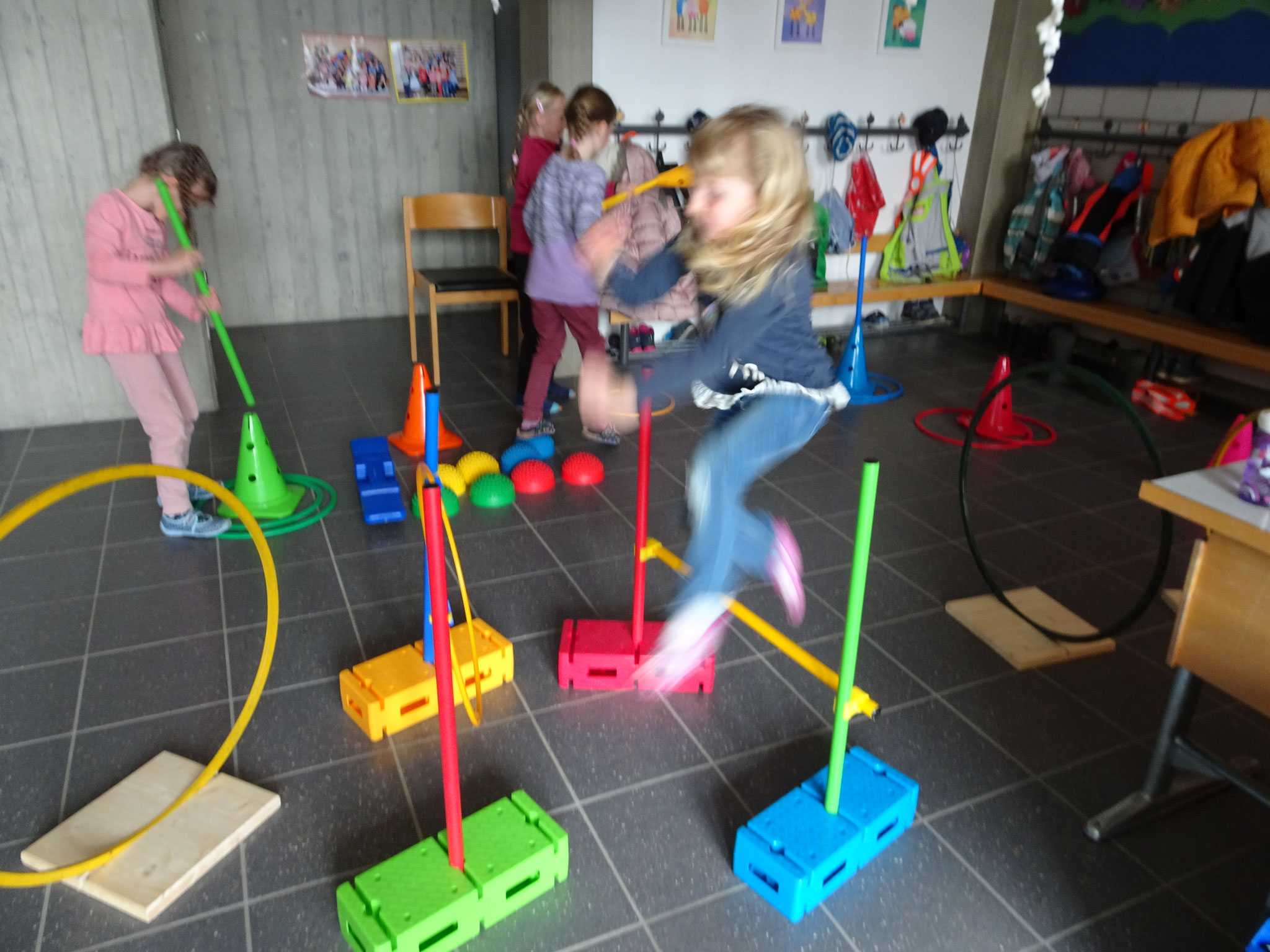 Bewegung im Freispiel KG - schule-steinerberg