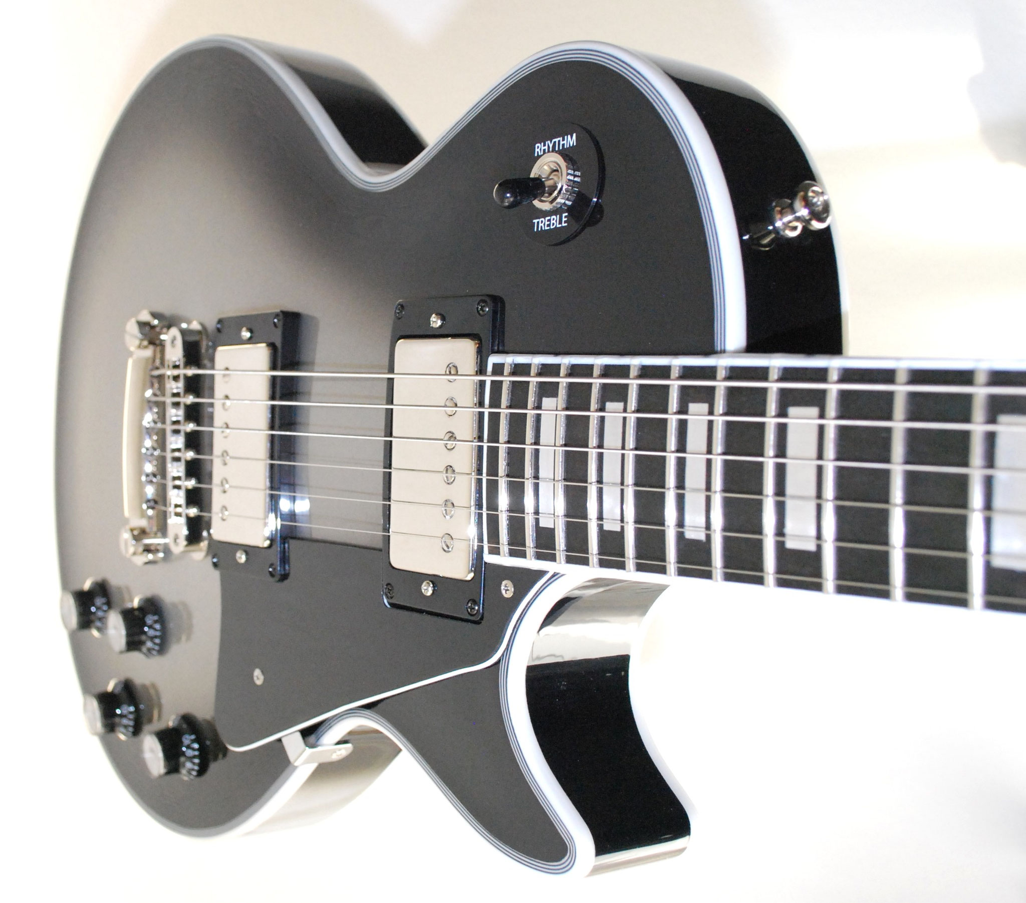 Linus Les Paul - Silverbeast - https://www.linus-guitars.com