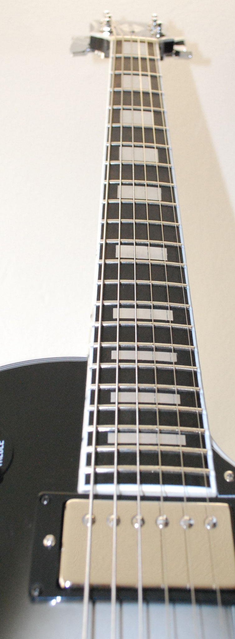Linus Les Paul - Silverbeast - https://www.linus-guitars.com