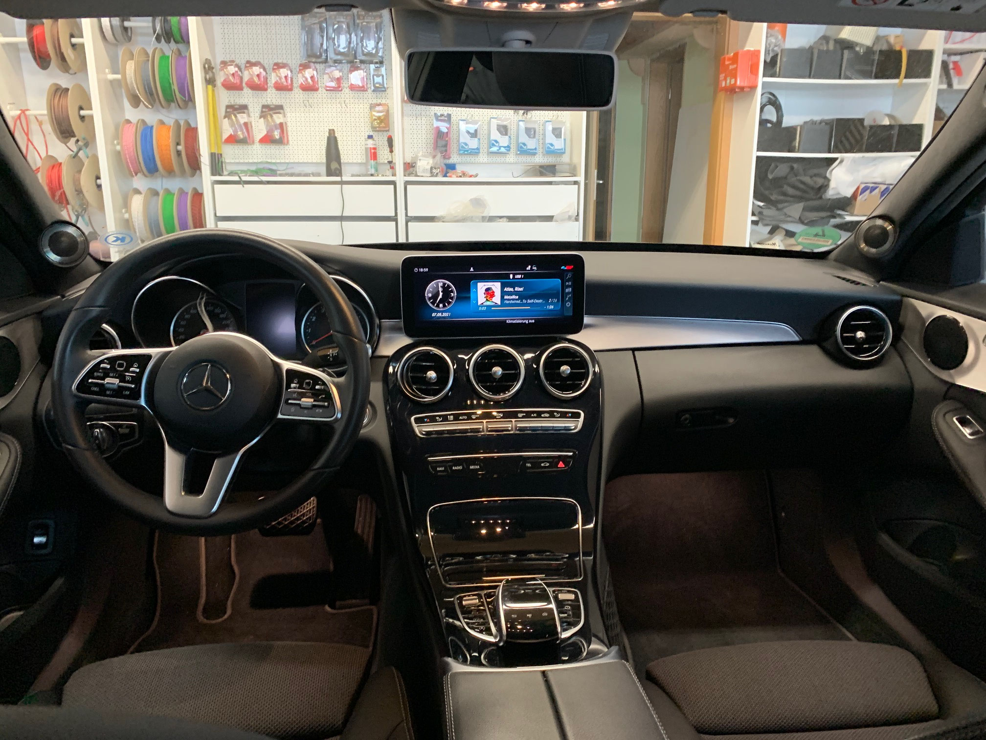 Mercedes Soundsysteme - Speaker City