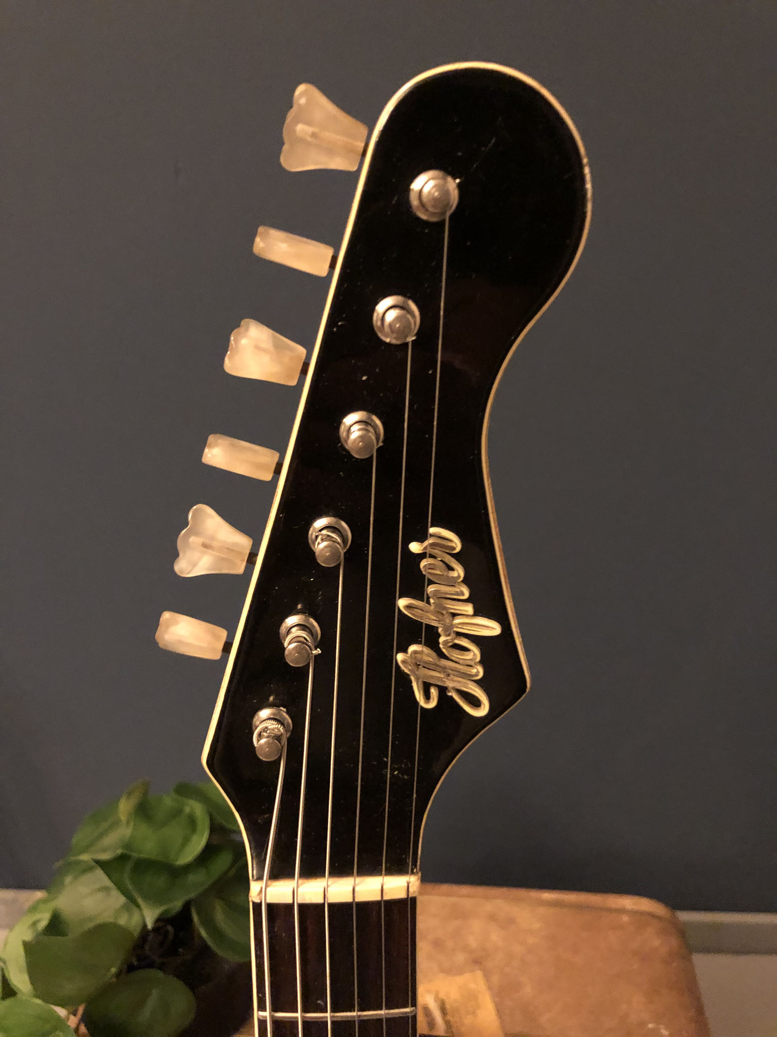 Hofner Galaxy 175 (early 60s) - G.R. Harrison, singer songwriter uit ...