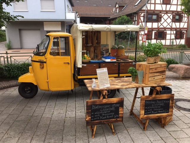 NEU: Unser Ape-Oldtimer - flying-barmans Webseite!