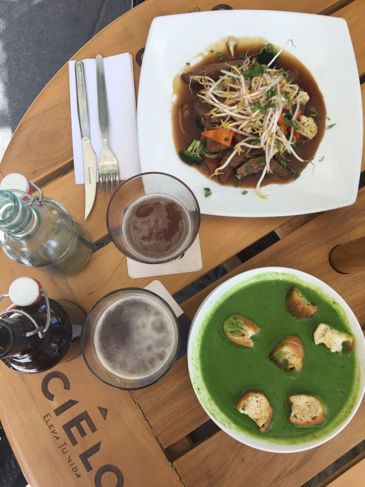 The two Perús - brockfolk