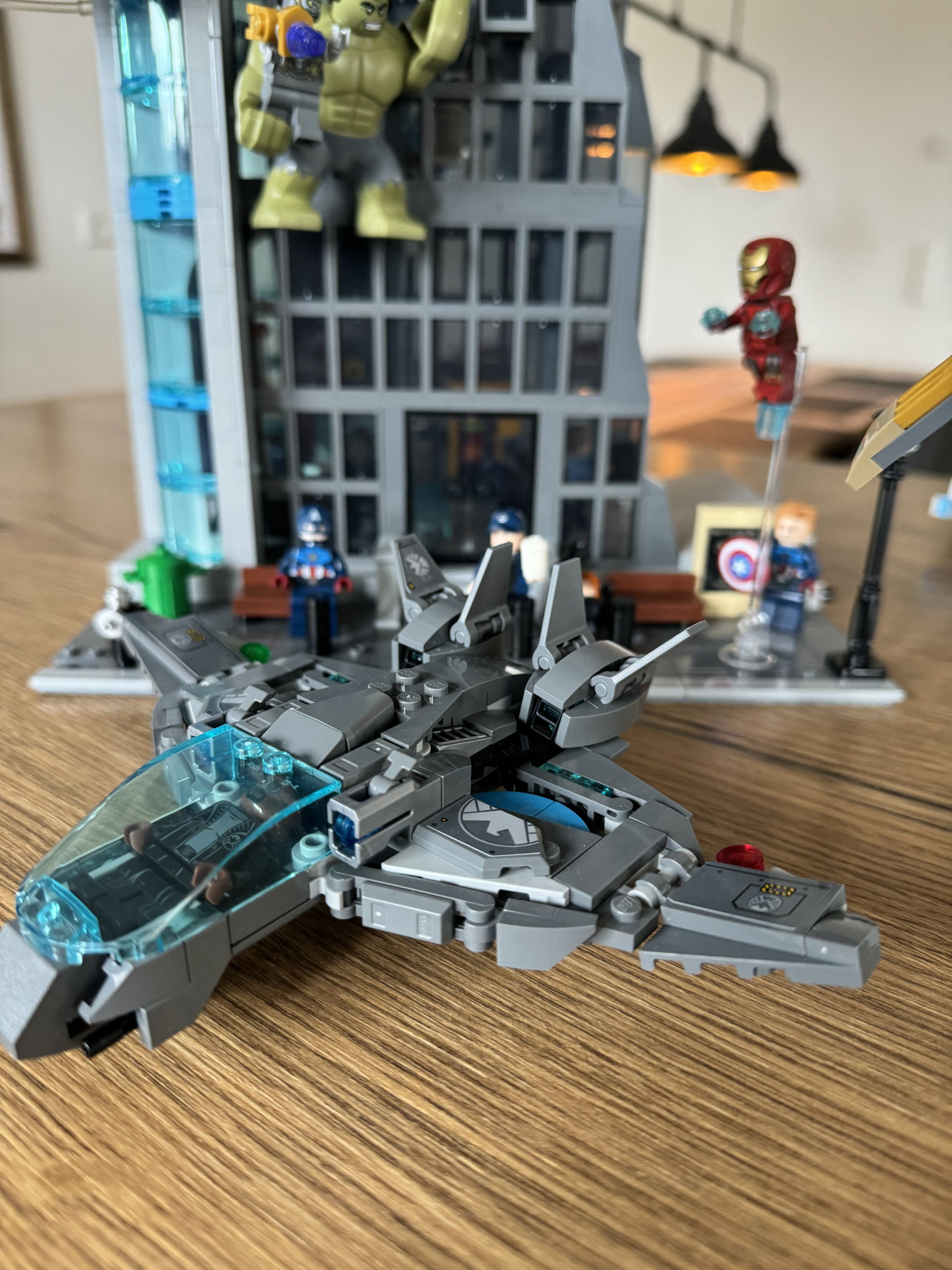 Review zum neuen LEGO® Marvel Avengers Tower - Freizeitpark Traveller ...