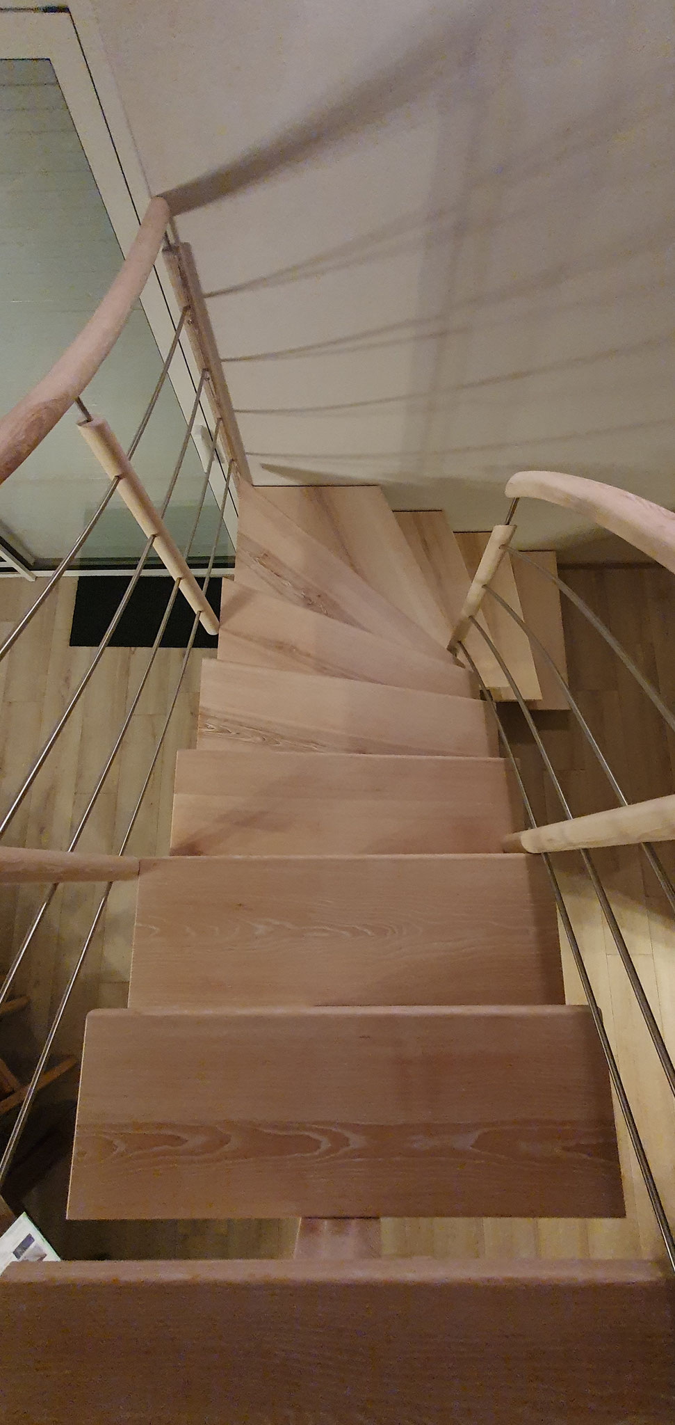 Réalisation Escalier Limon Central Cremaillère En L Escaliers Prosper