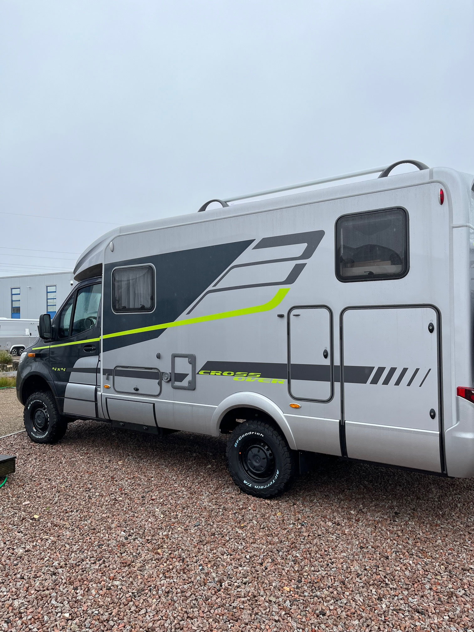 Hymer CrossOver - Wohnmobilvermietung Straussfurt