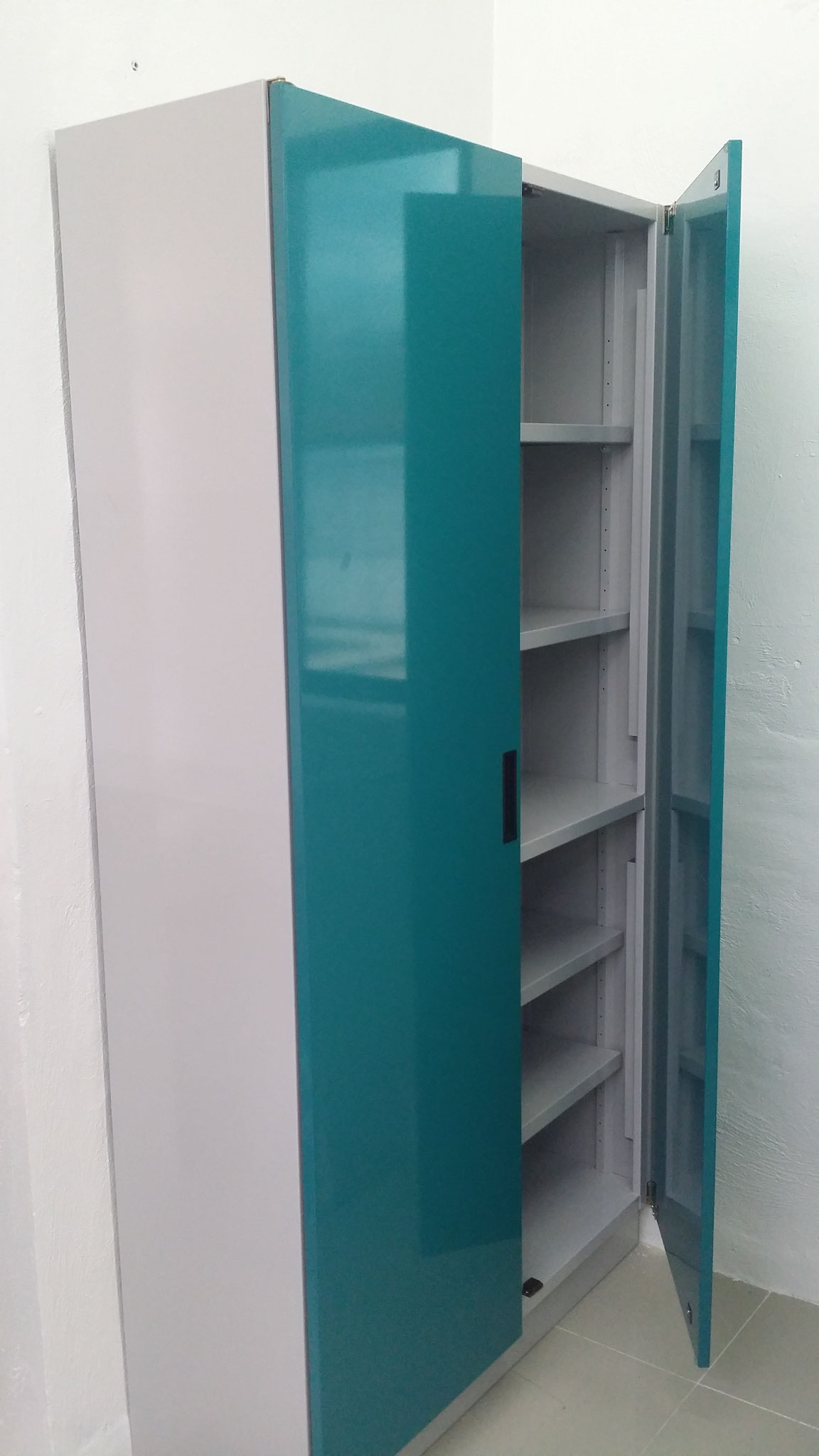 Gabinetes para laboratorio - Muebles para laboratorio