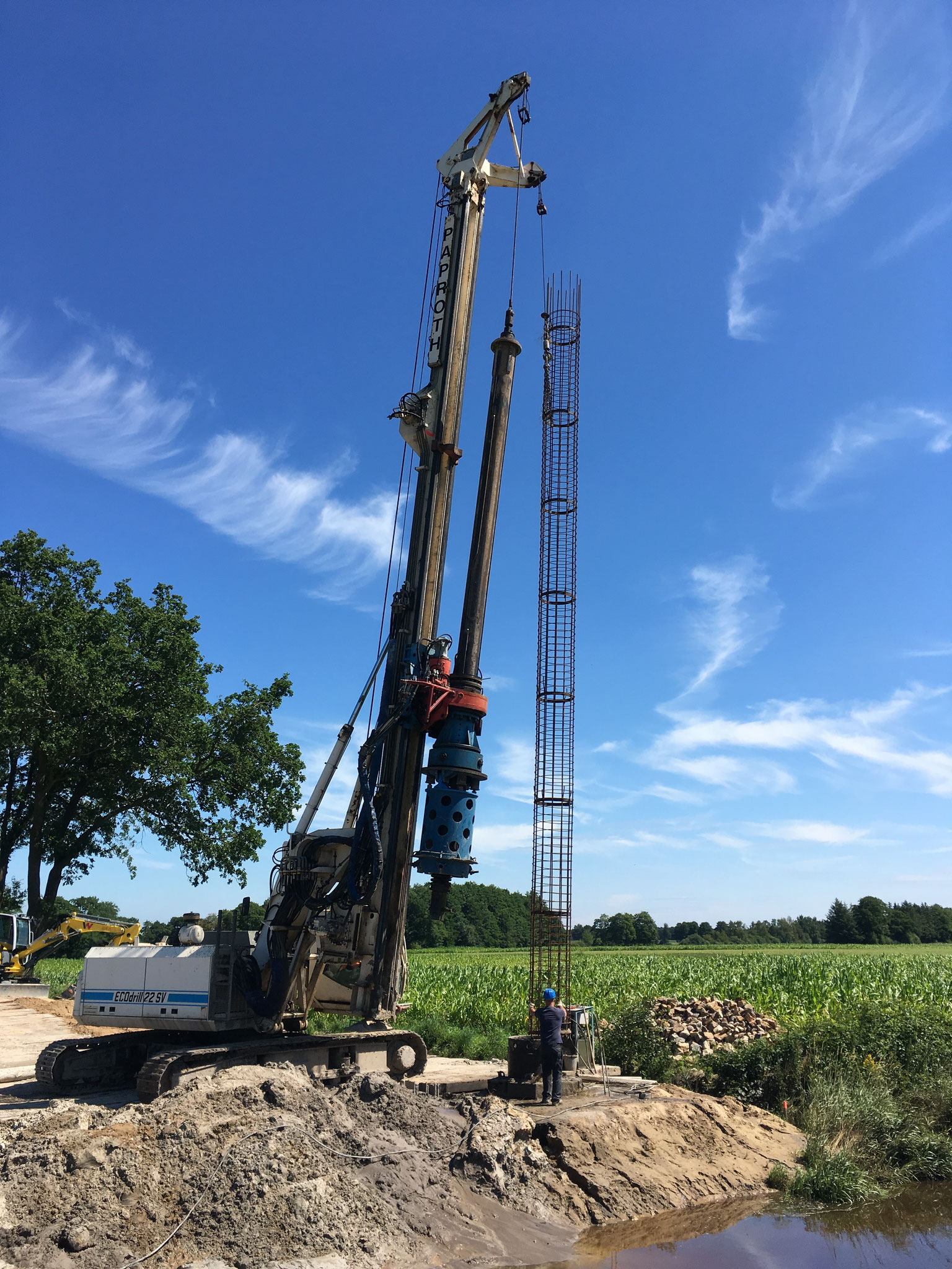 Pfahlgründung mit Bohrpfählen für Brücke über die Mittelradde - DPC ...