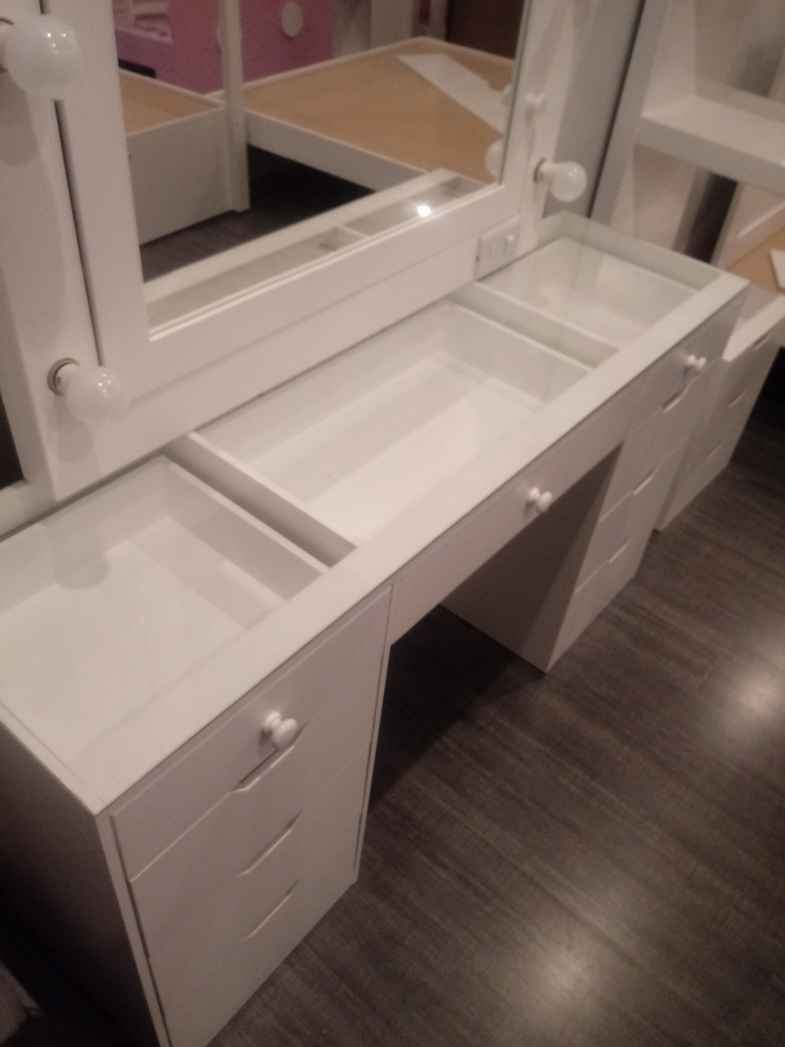 Vanity Espejo Secreto - Página web de micasadelarbol