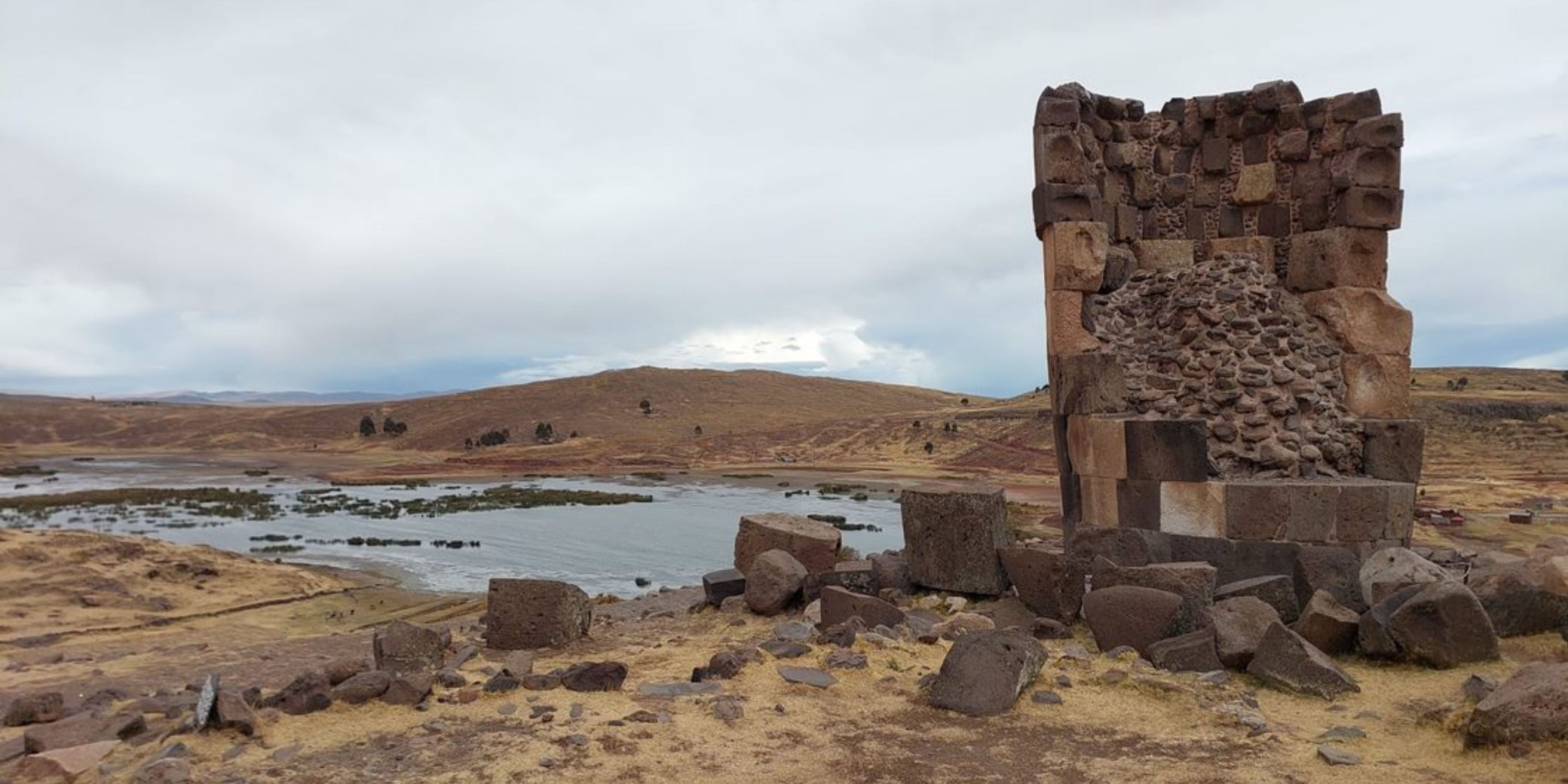 The mysterious Sillustani tombs: The last remains of an ancient culture ...