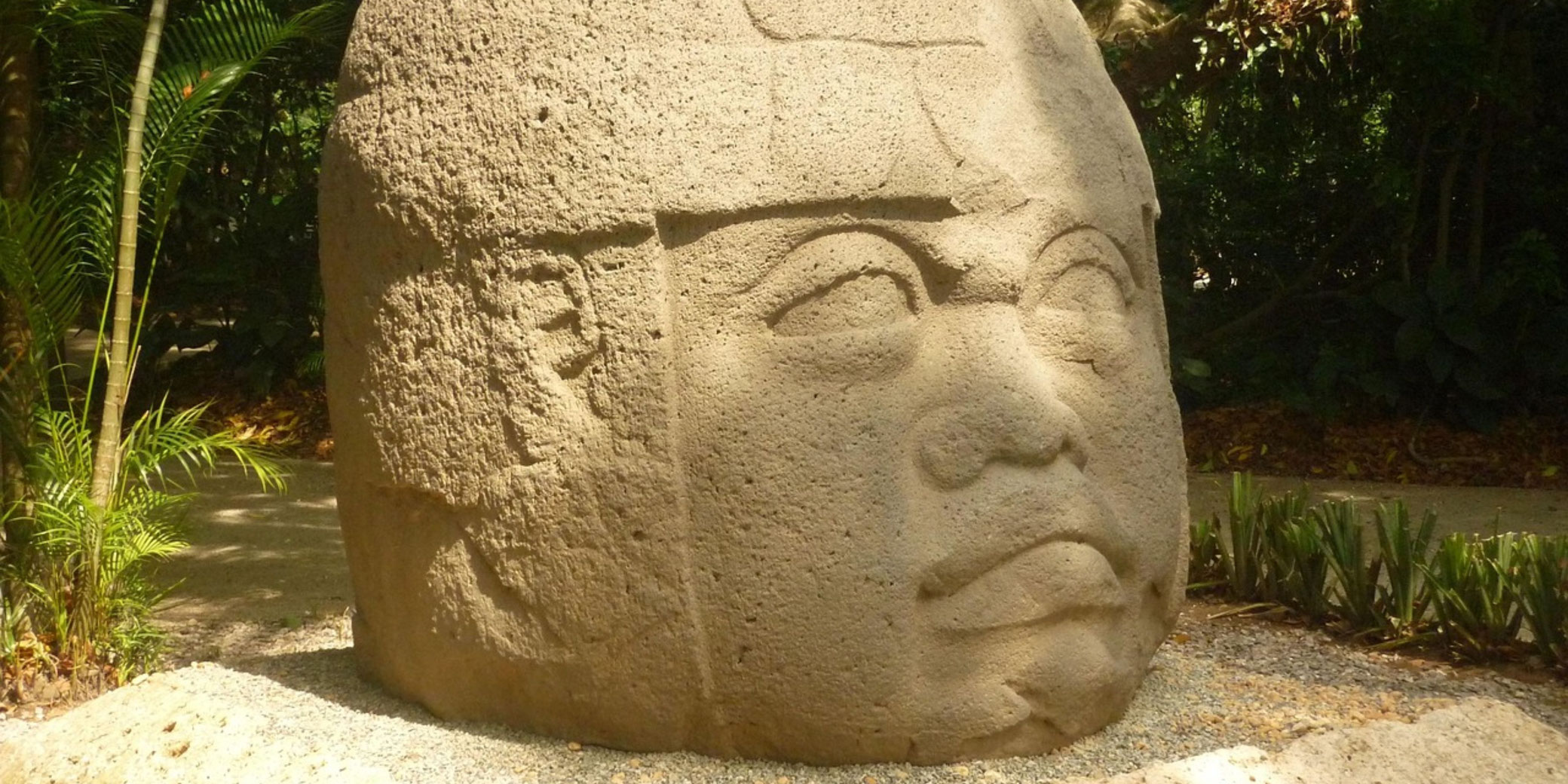 olmec head statues